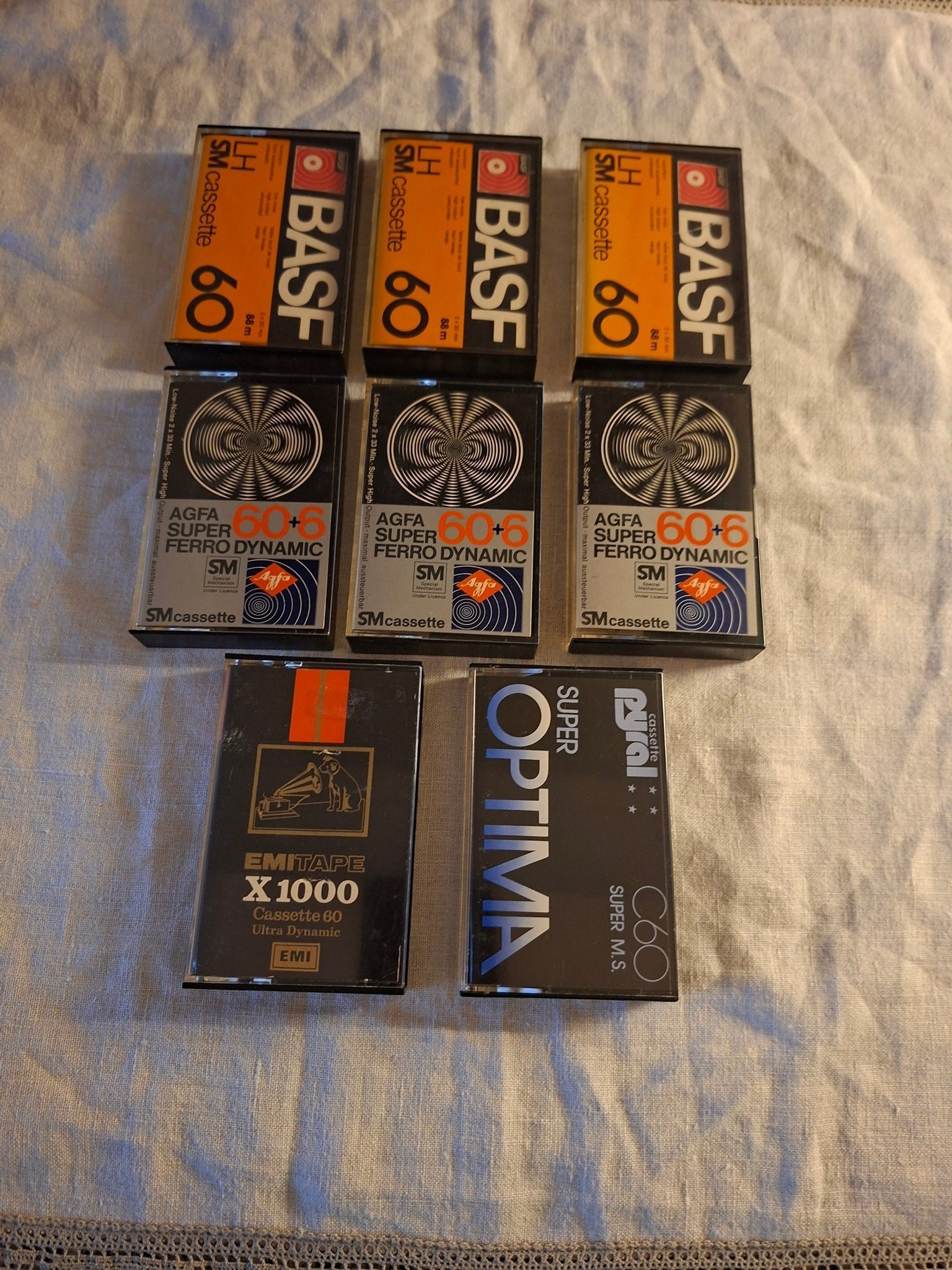 8 st tomma kassettbandsfodral med oskrivna inne.. | Köp på Tradera ...