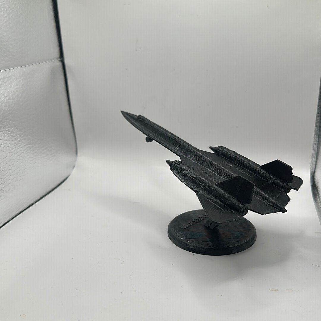 SR-71 Blackbird modellflygplan med ställ | Köp på Tradera (734805583)