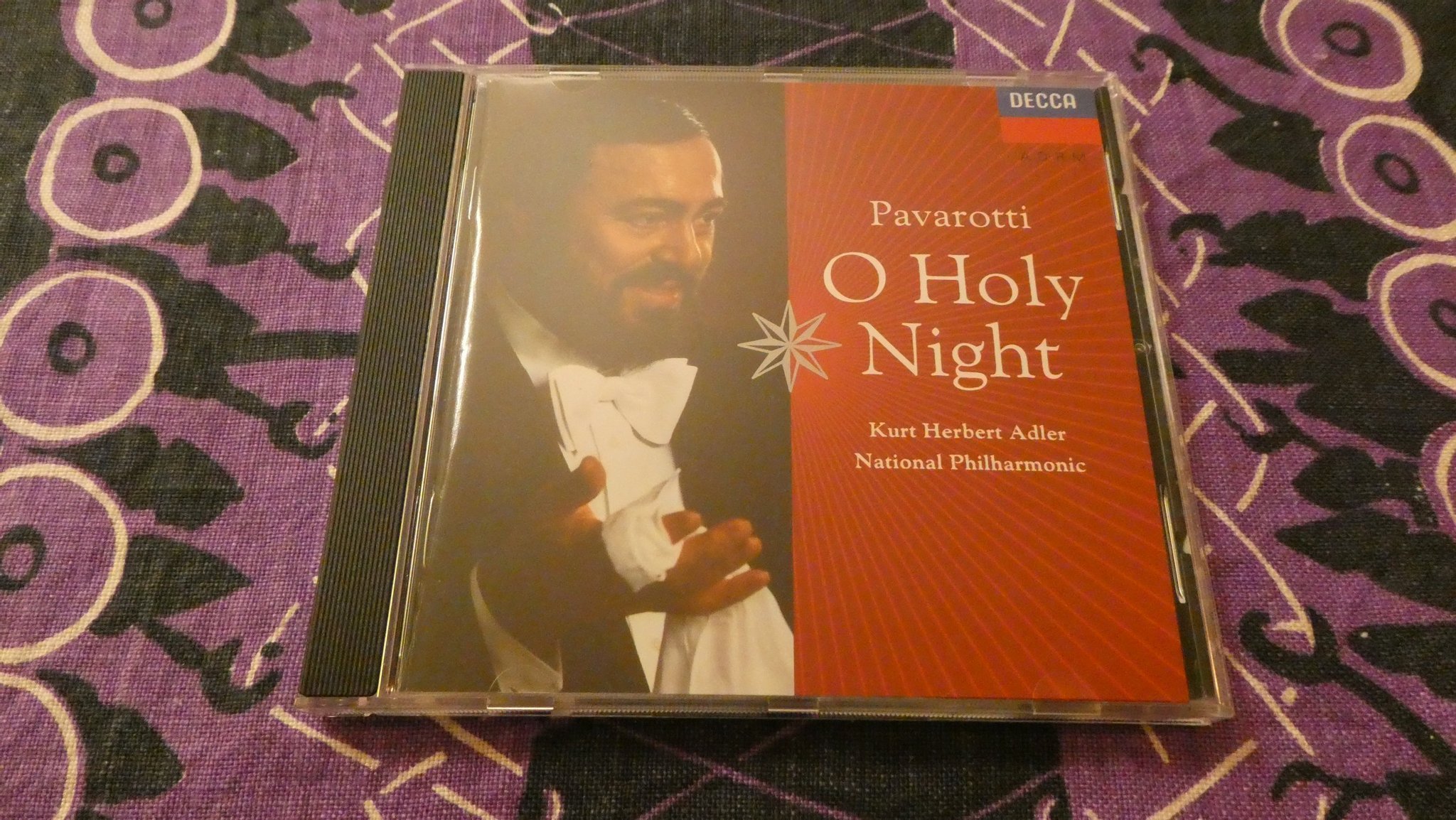 Pavarotti - O Holy Night. CD-skivan ser ospelad.. | Köp på Tradera ...