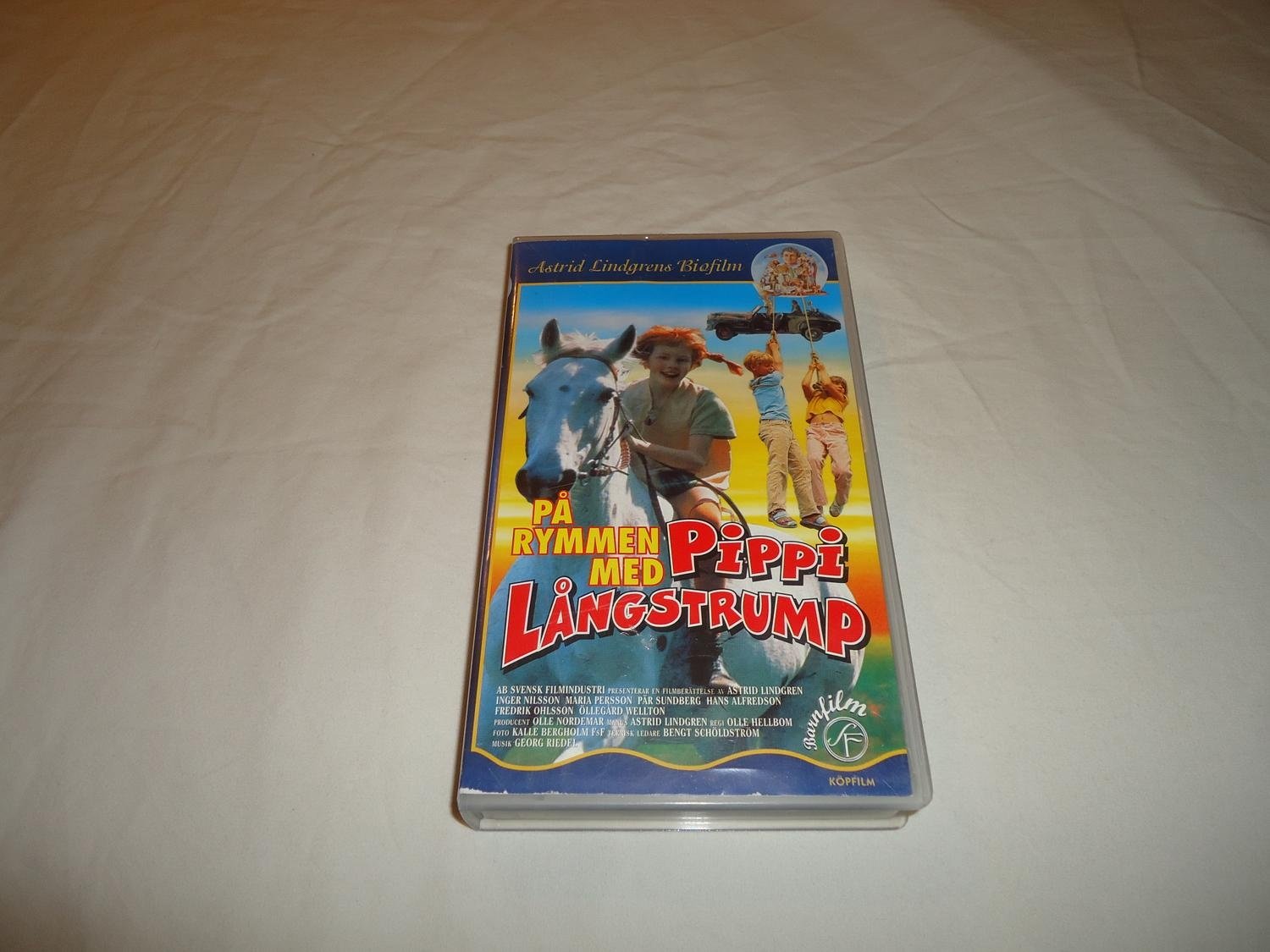 Se produkter som liknar På Rymmen Med Pippi Långstrum.. på Tradera ...
