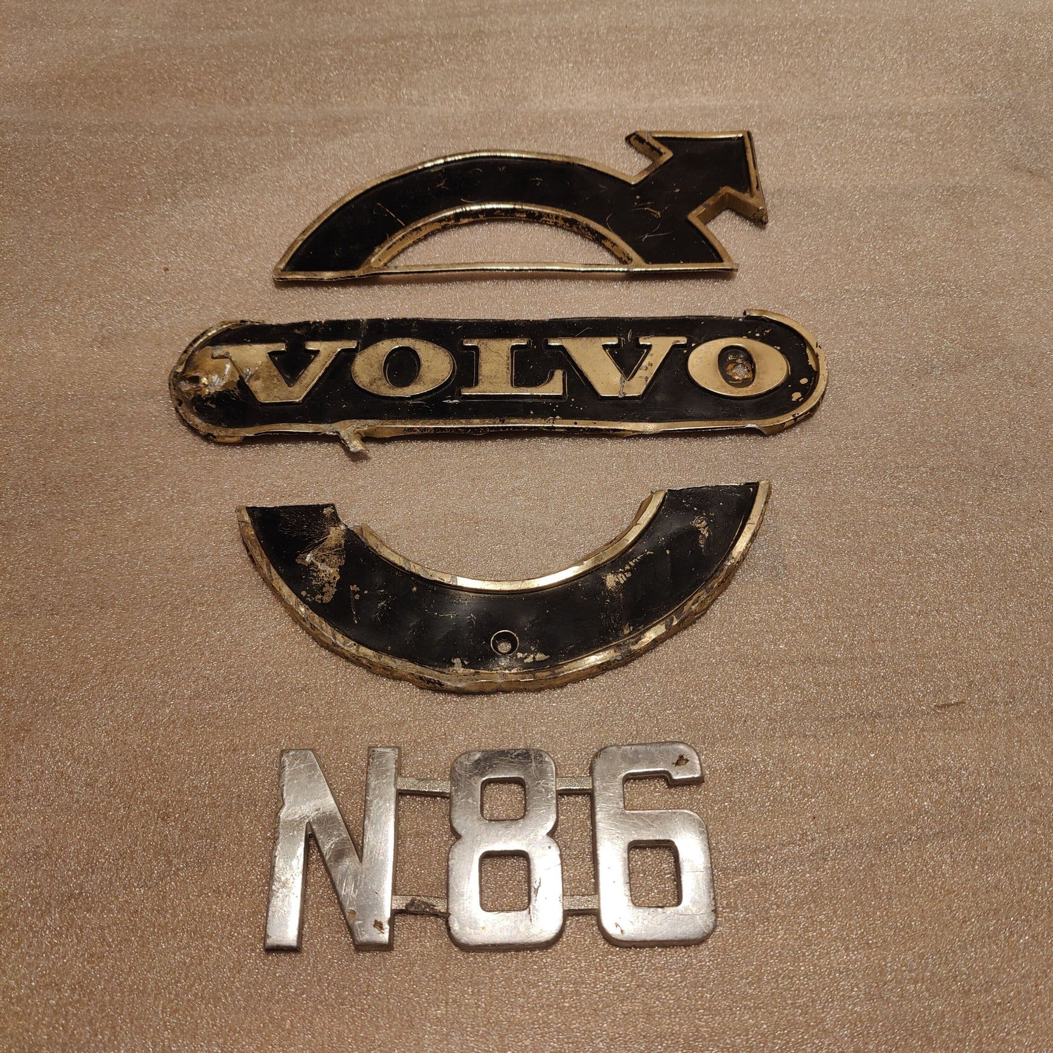 Se produkter som liknar Volvo lastbil emblem märken på Tradera (697122442)
