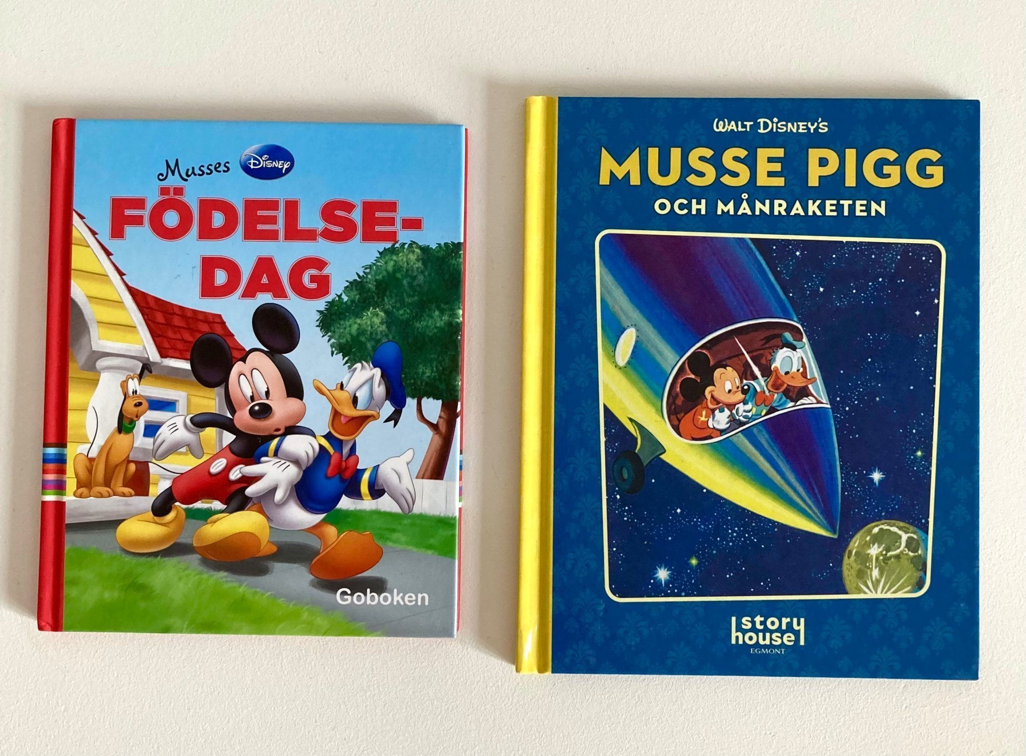 2 st barnböcker Disney Musse Pigg och månrakete.. | Köp på Tradera ...