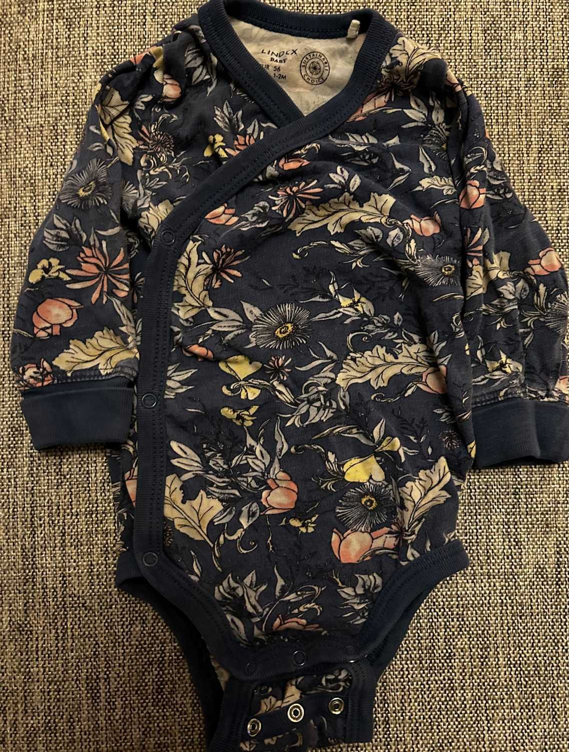Fin body med blommor stl.. | Köp från Frökensbarnkläder på Tradera ...