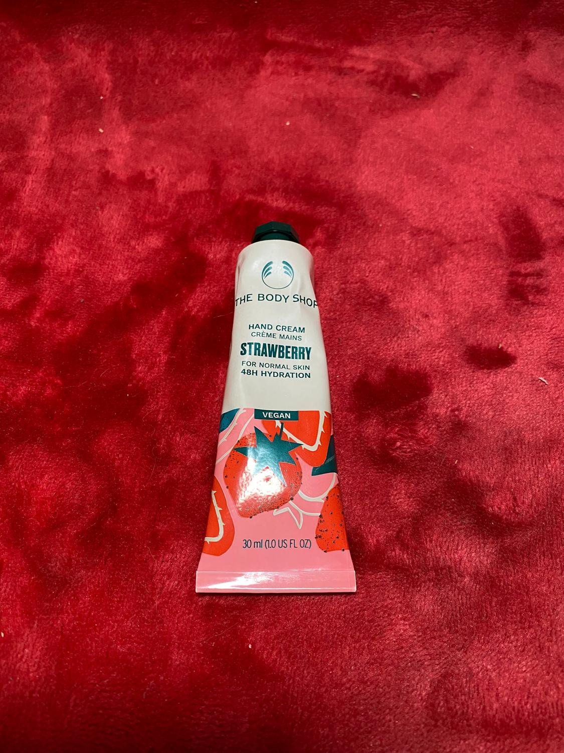 Se produkter som liknar The Body Shop; Strawberry Han.. på Tradera ...