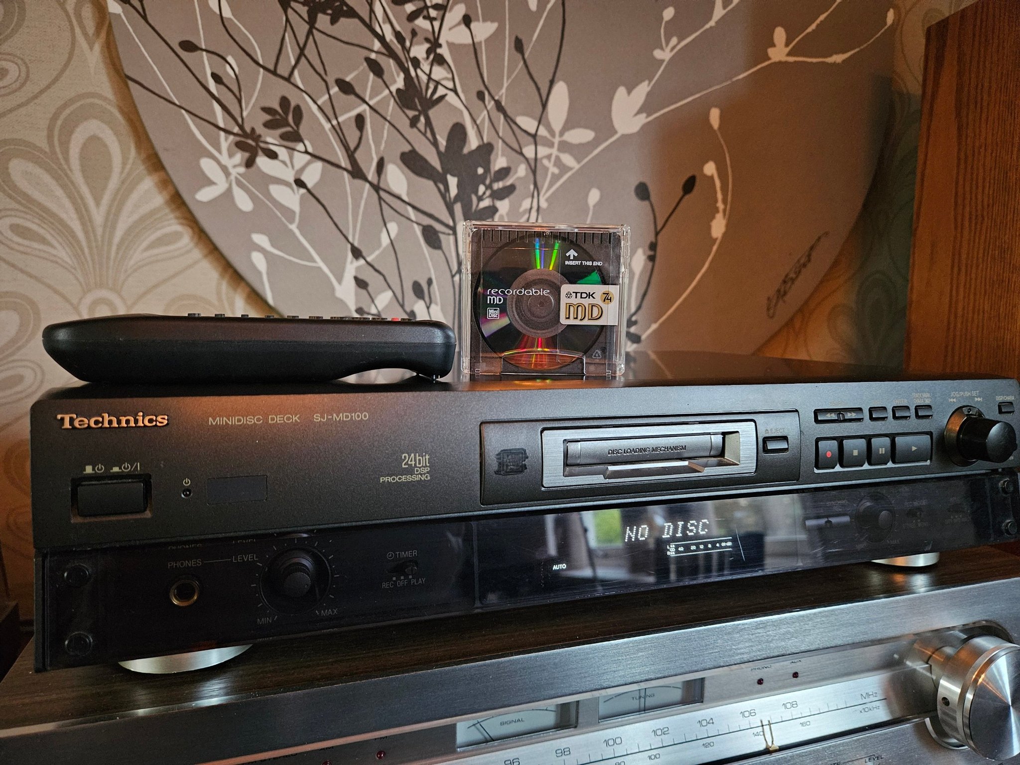 Se produkter som liknar Technics Minidisc Deck SJ-MD100 på Tradera ...