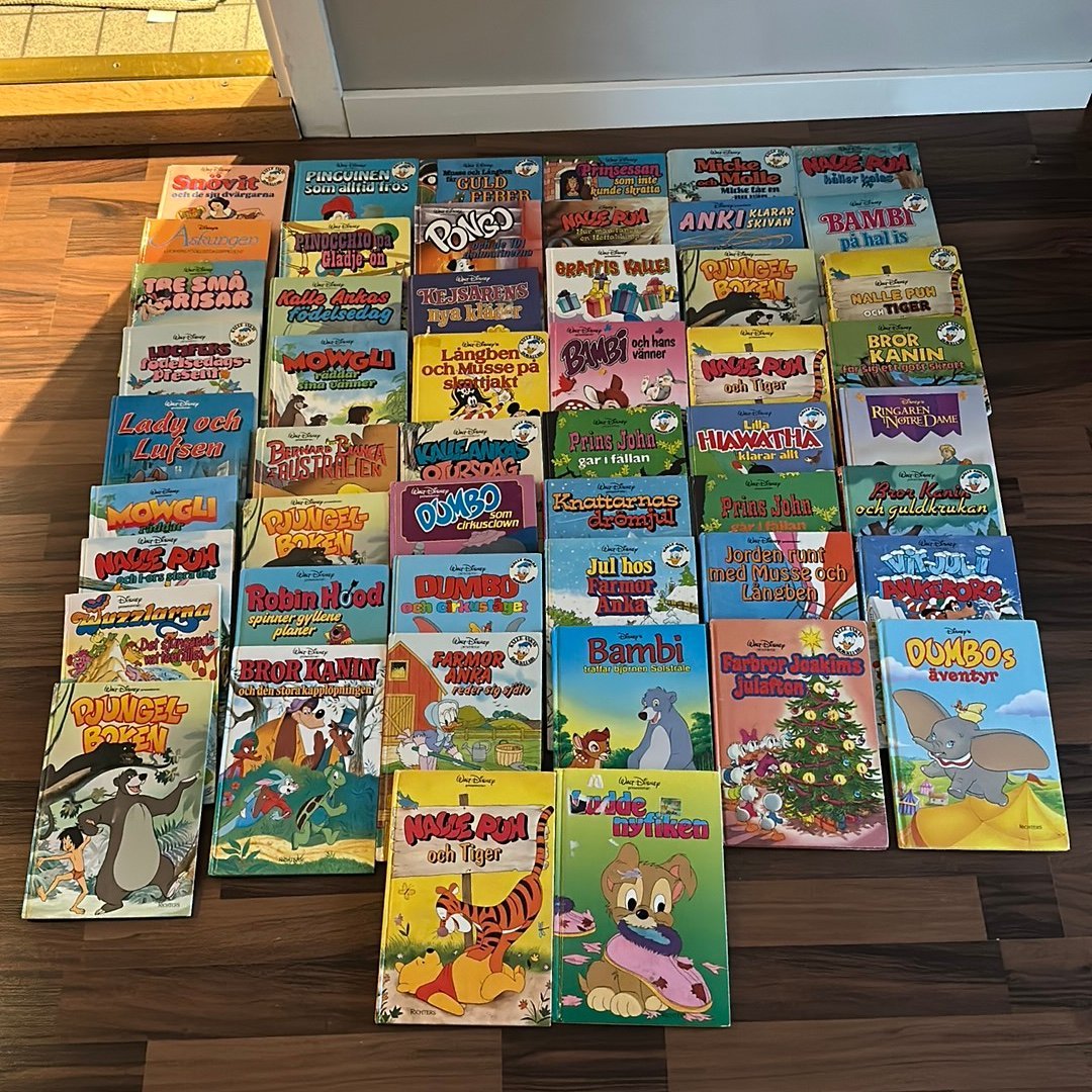 Se produkter som liknar Samling på 52 stycken böcker .. på Tradera ...