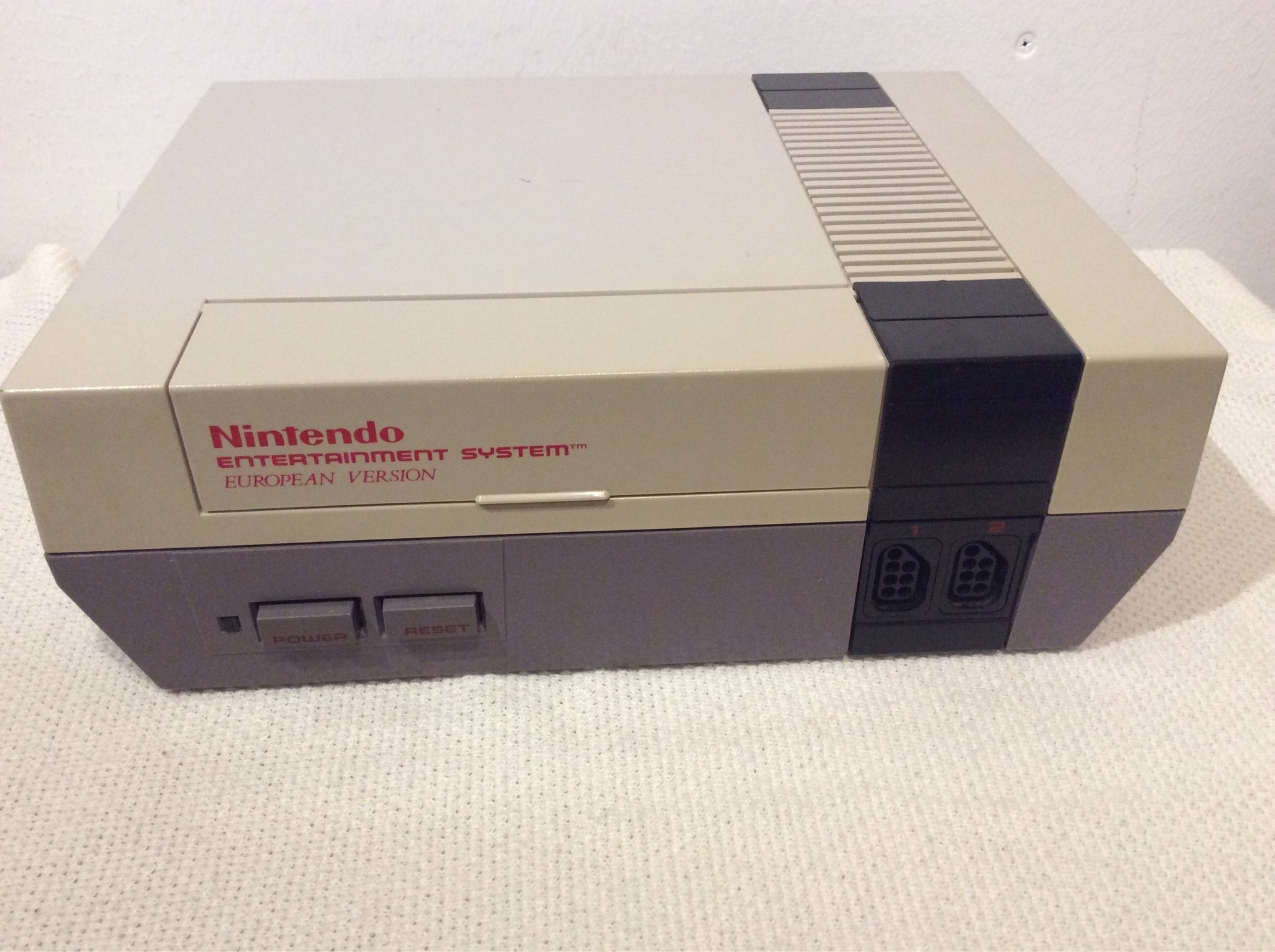 Nintendo nes 8 bit original 1985 + orginalsladdar (409957991) ᐈ Köp på ...