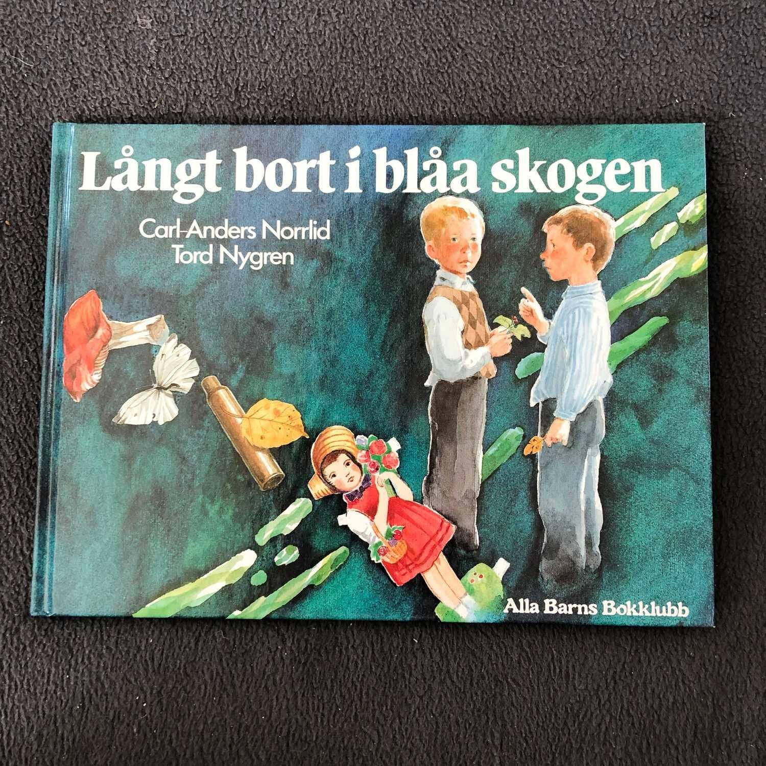 Se produkter som liknar Långt bort i blåa skogen - Ba.. på Tradera ...