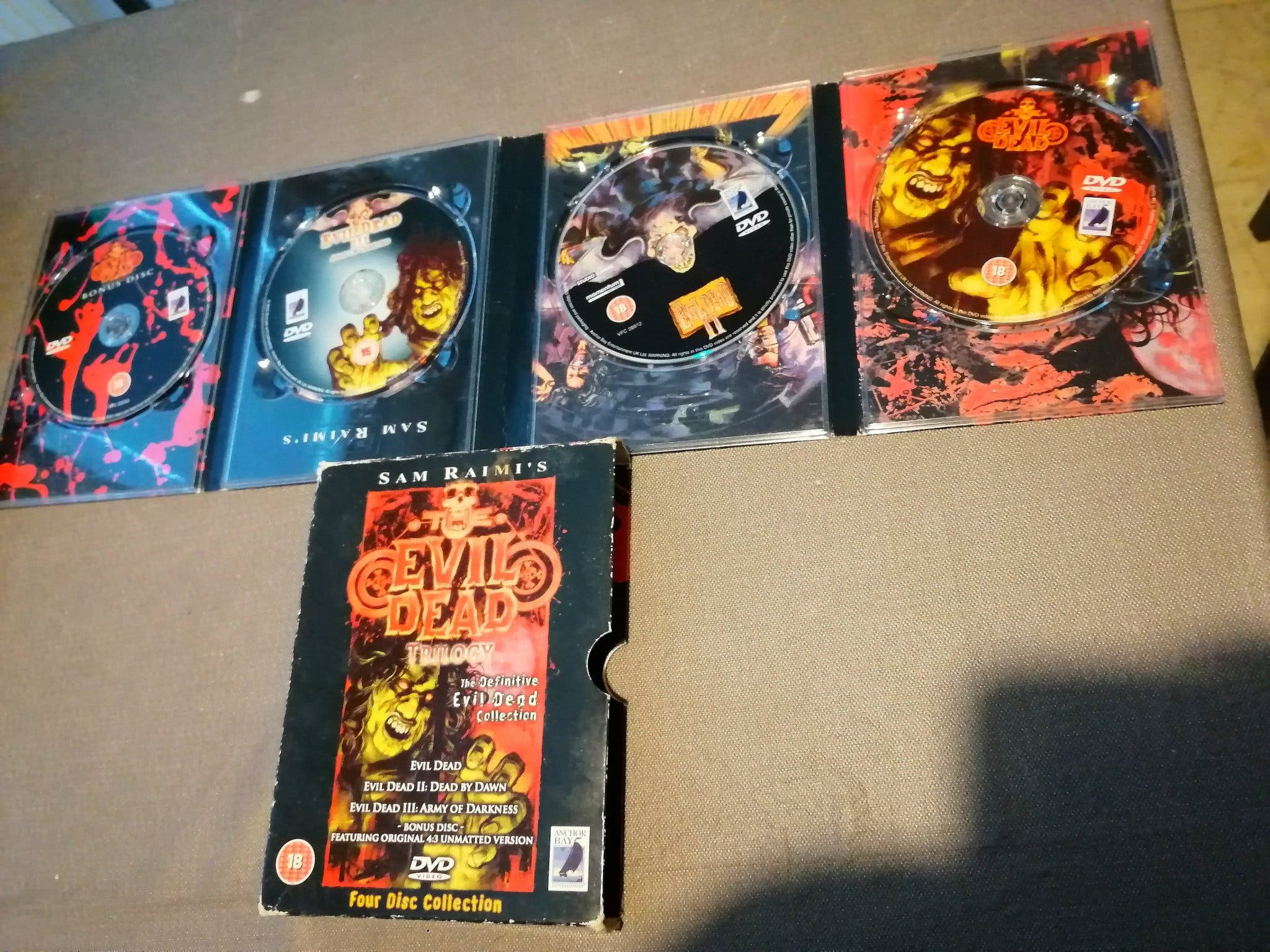 Evil dead The Trilogy dvd box 4 st filmer | Köp på Tradera (633819760)