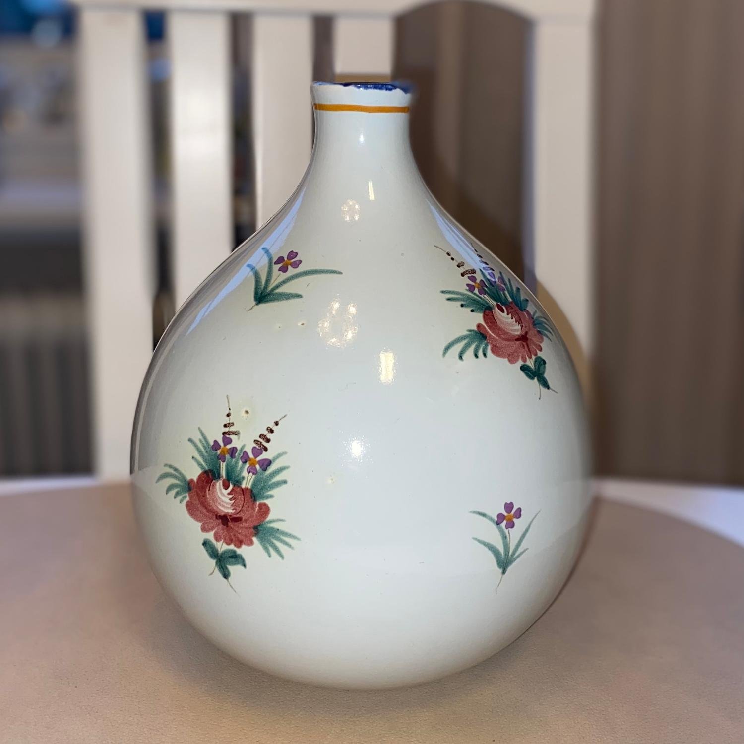 Ljusblå bottlevase/flaskas med blommor/rosor, F.. | Köp på Tradera ...