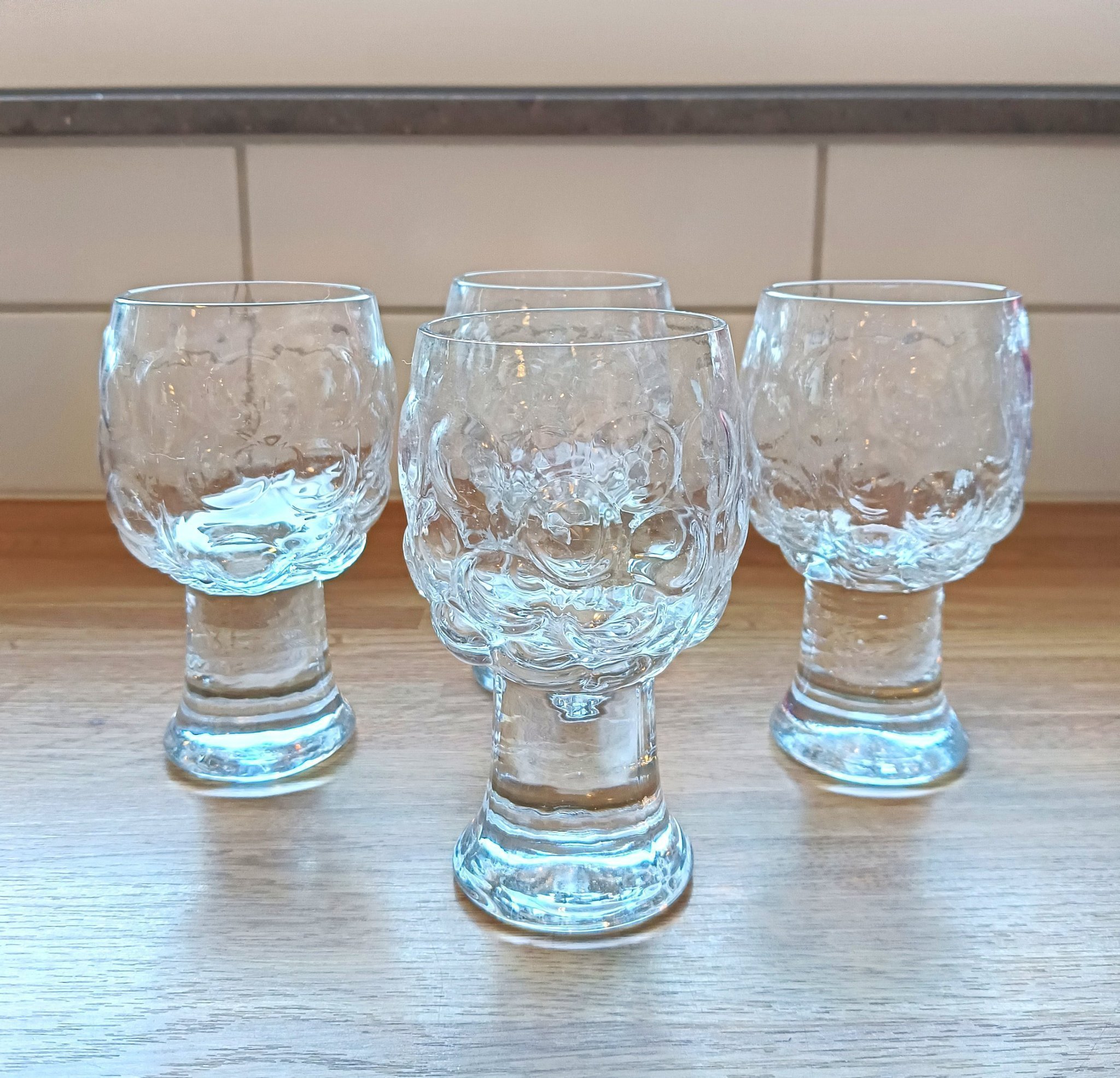 Fyra vin/ölglas, "Grape", handgjorda - (Kosta B.. | Köp på Tradera ...