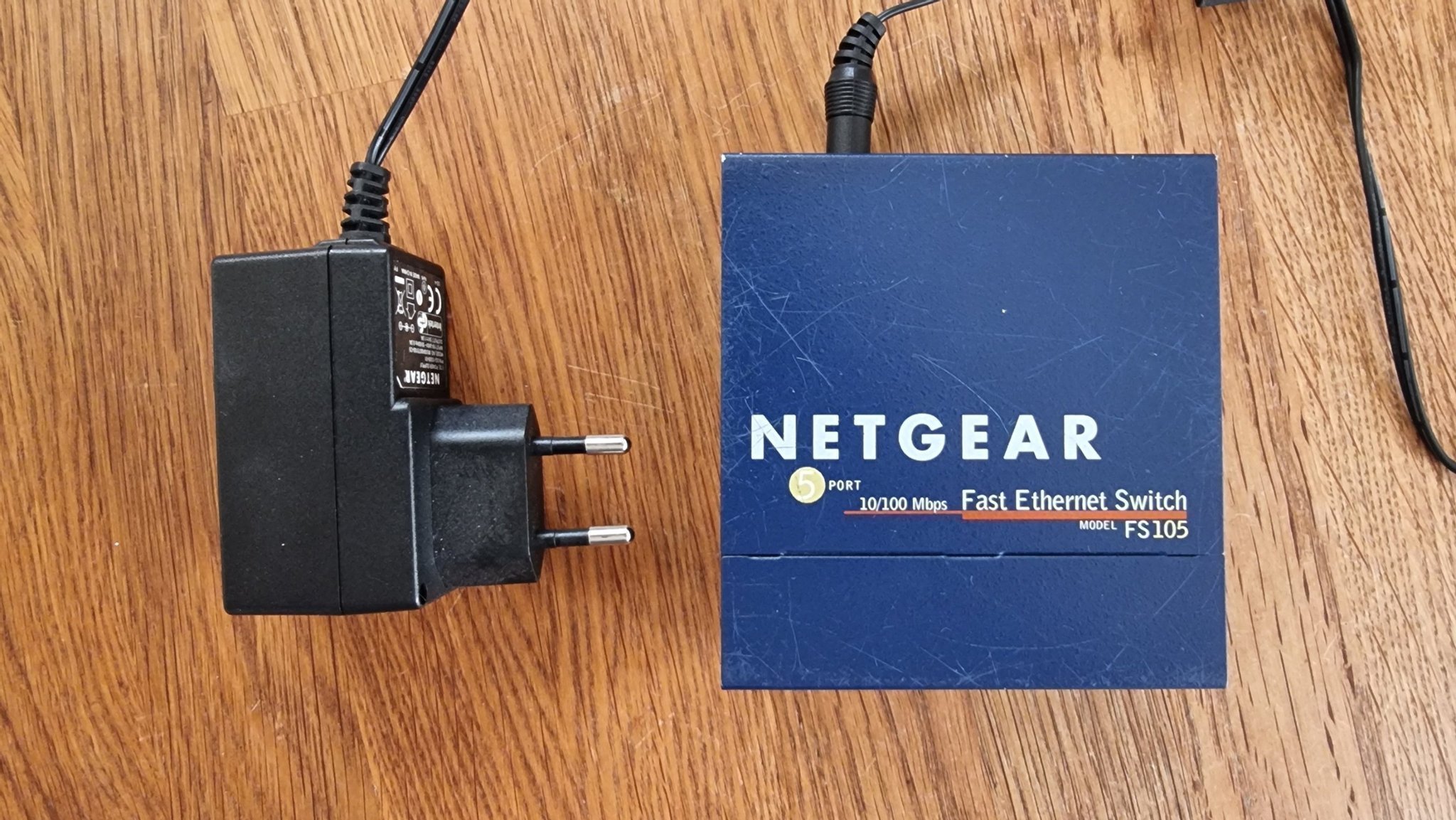 Se produkter som liknar NETGEAR FS105 Fast Ethernet S.. på Tradera ...
