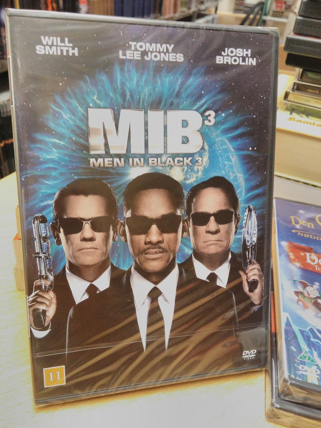 Se produkter som liknar MIB 3 Men in black 3 av Will .. på Tradera (695338434)