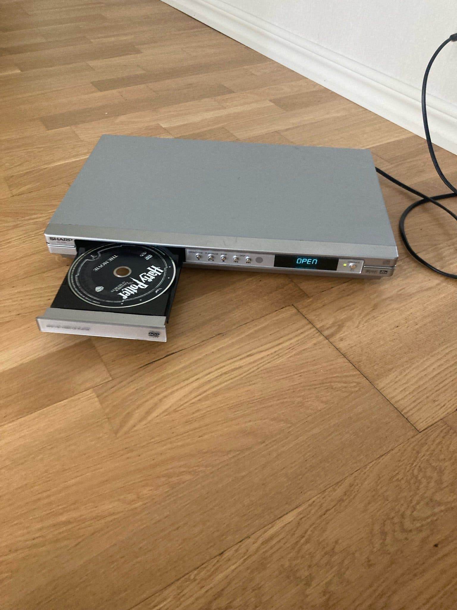 Sharp DV-SV80 DVD-spelare | Köp på Tradera (713295810)