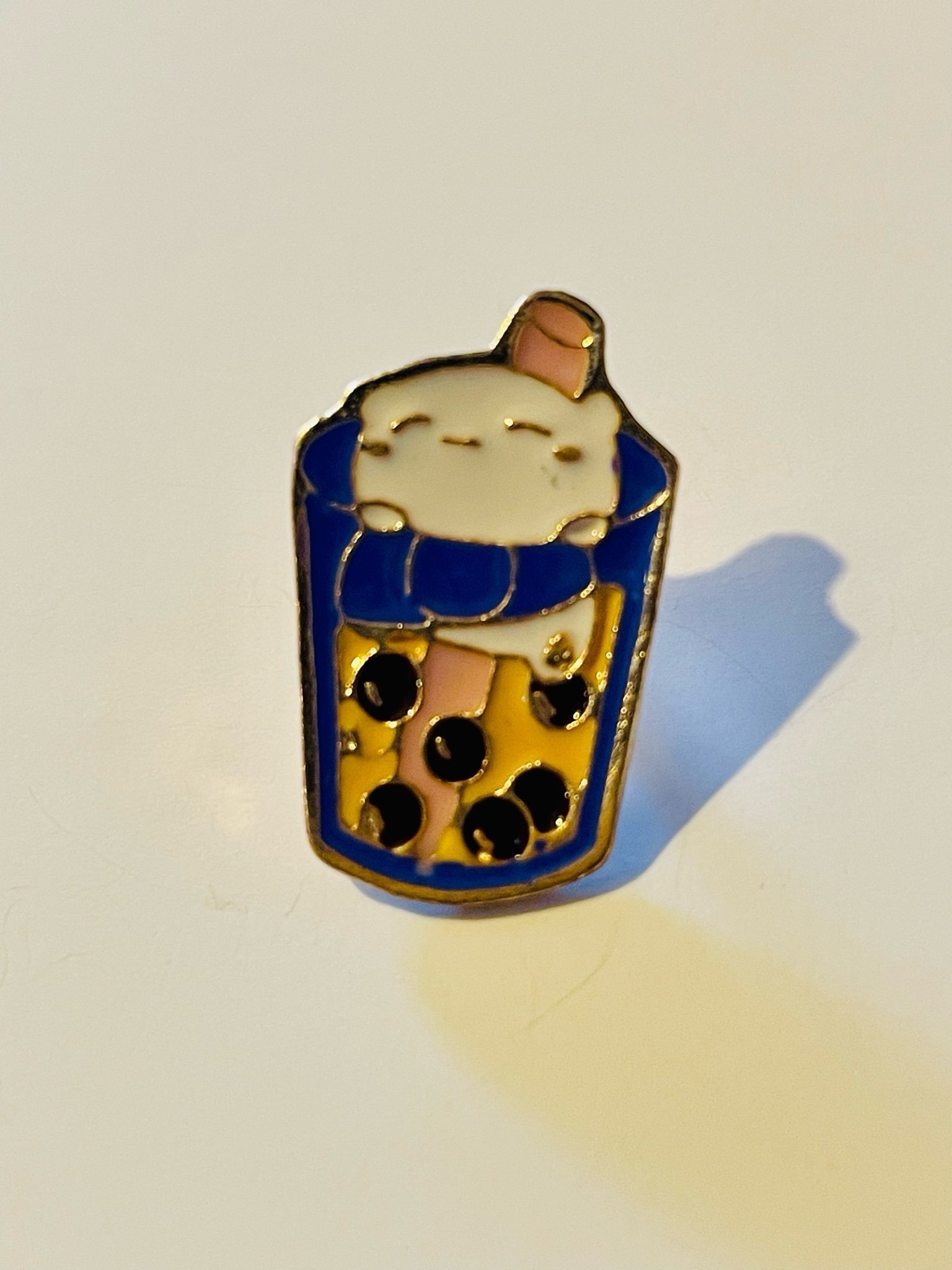 Söt Boba Tea katt pin | Köp på Tradera (696480837)