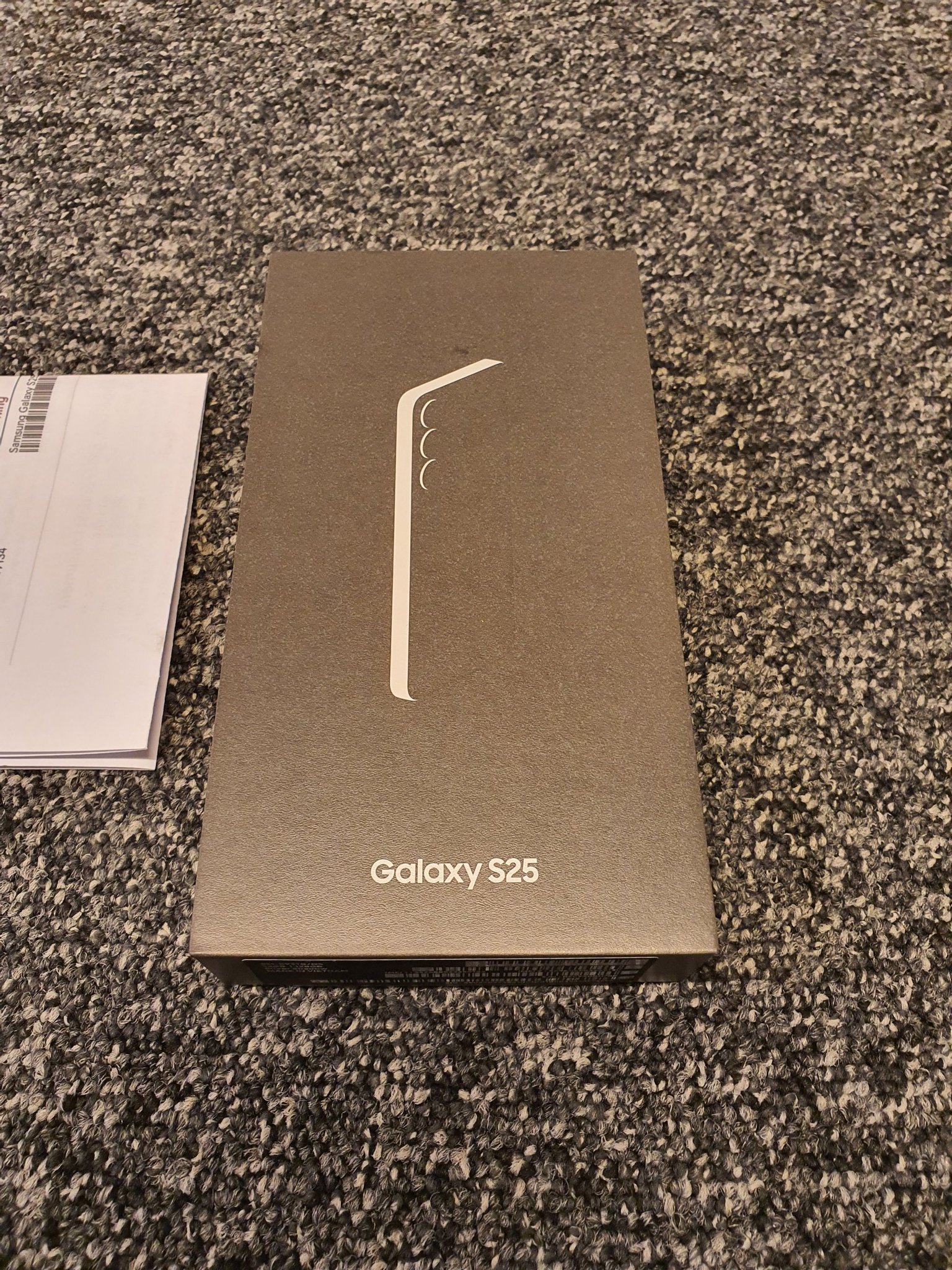 Samsung Galaxy S25 - Ny i kartong | Köp på Tradera (711351165)