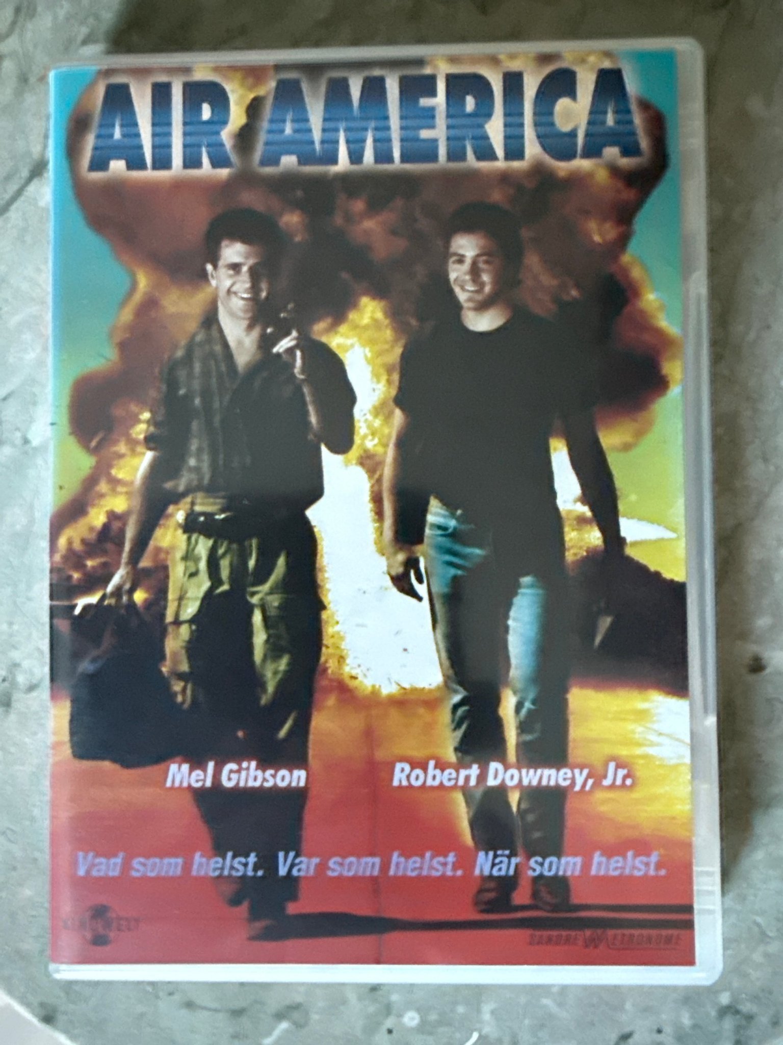 Air America, mel gibson, robert downey jr, nysk.. | Köp på Tradera ...