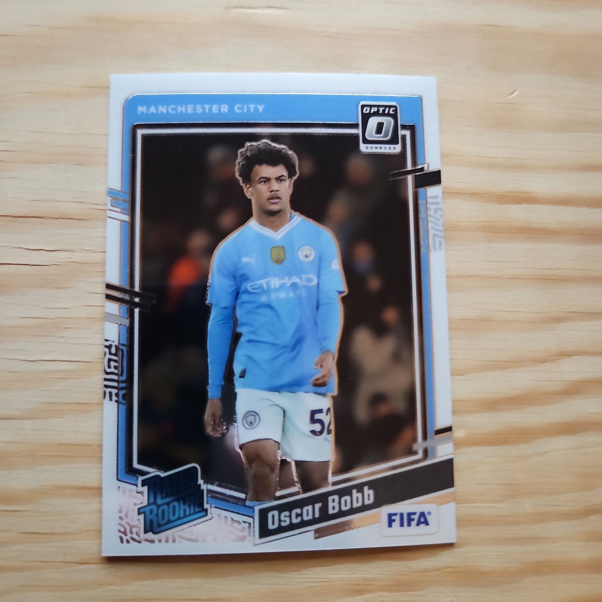 Se produkter som liknar Oscar Bobb - Manchester City .. på Tradera ...