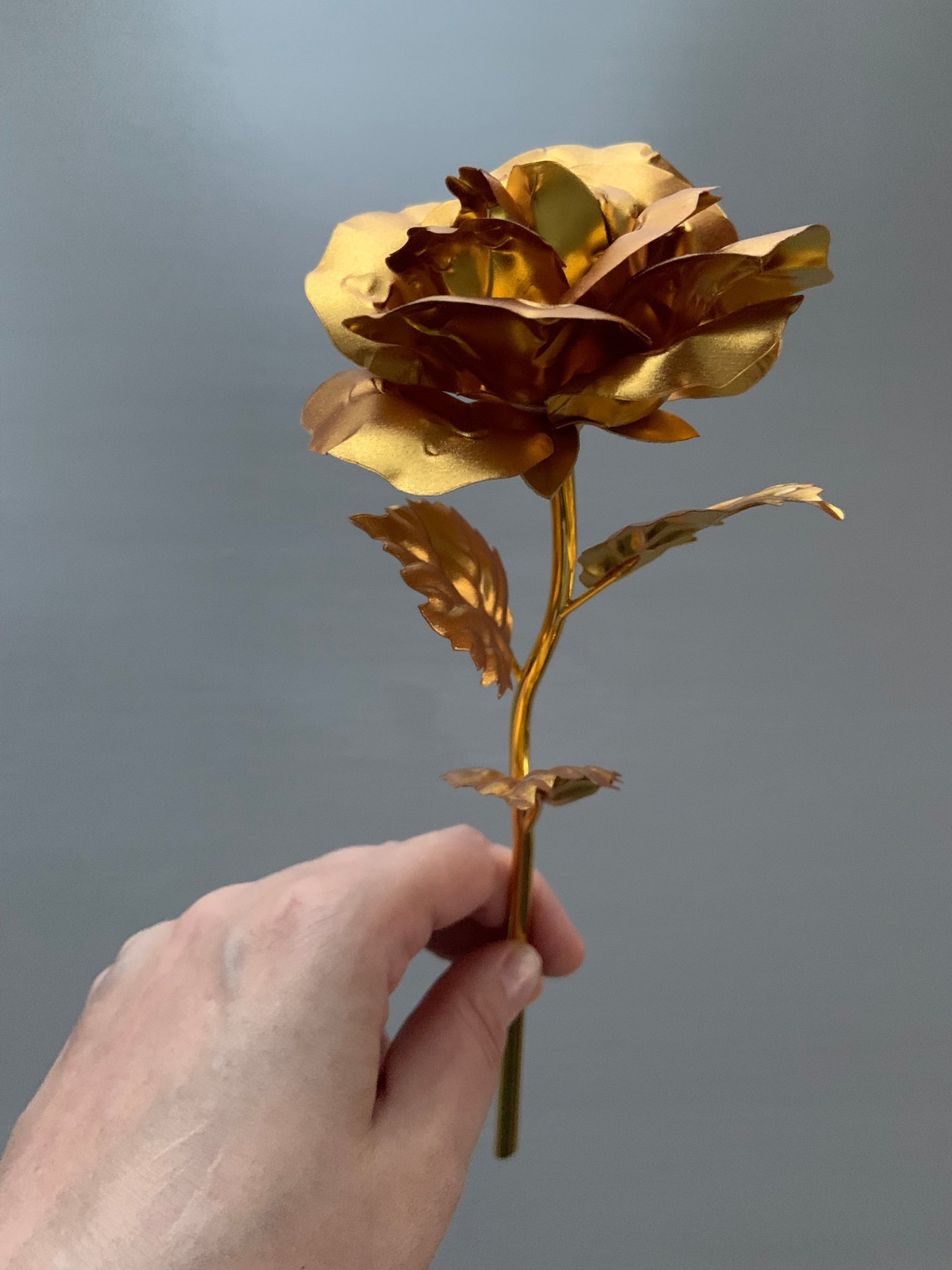 Se produkter som liknar Ny guldros 24K guld med fin k.. på Tradera ...