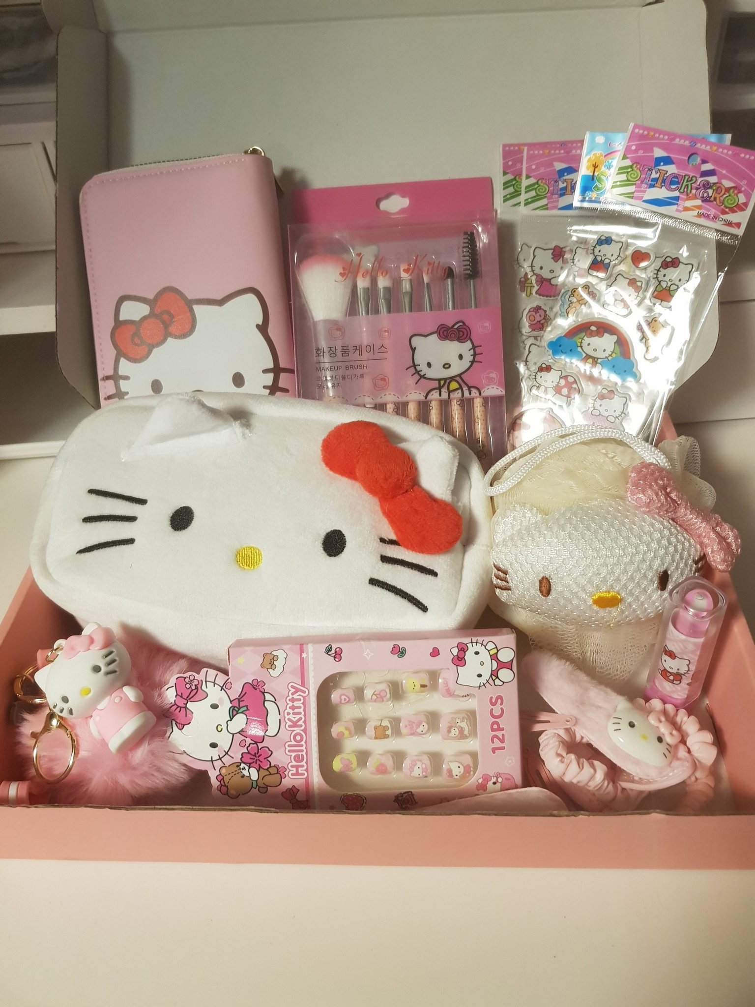 Se produkter som liknar Hello Kitty gåvo-box på Tradera (696147528)