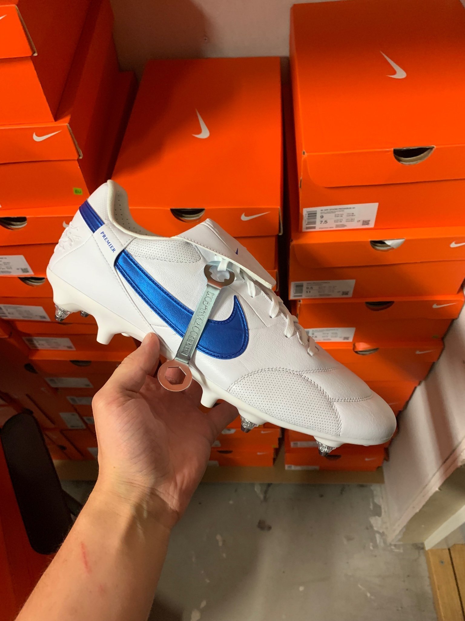 Nike Premier III SG-Pro AC Fotbo.. | Köp från Xelasneak på Tradera ...