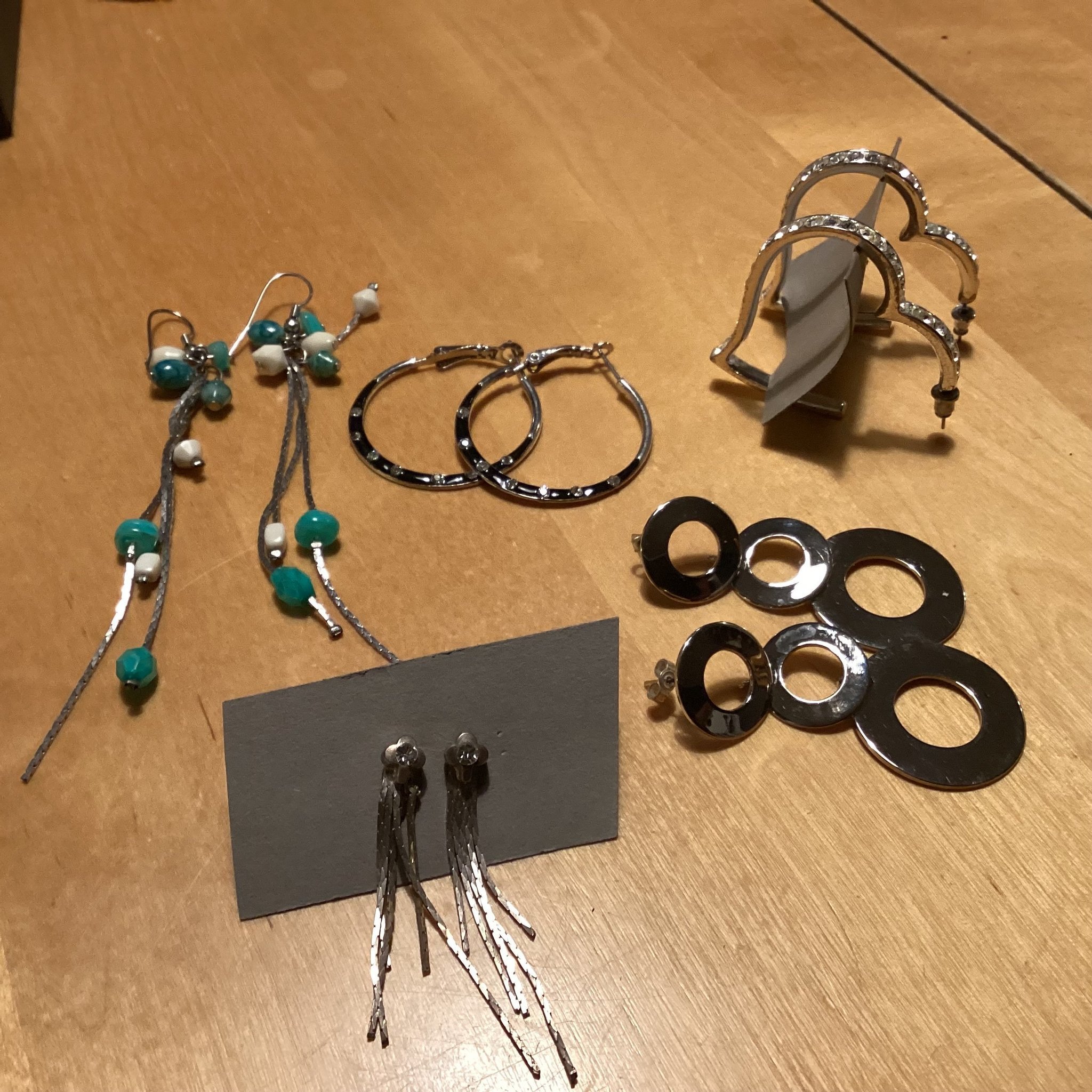 Örhänge för festliga tillfällen | Köp på Tradera (708456381)