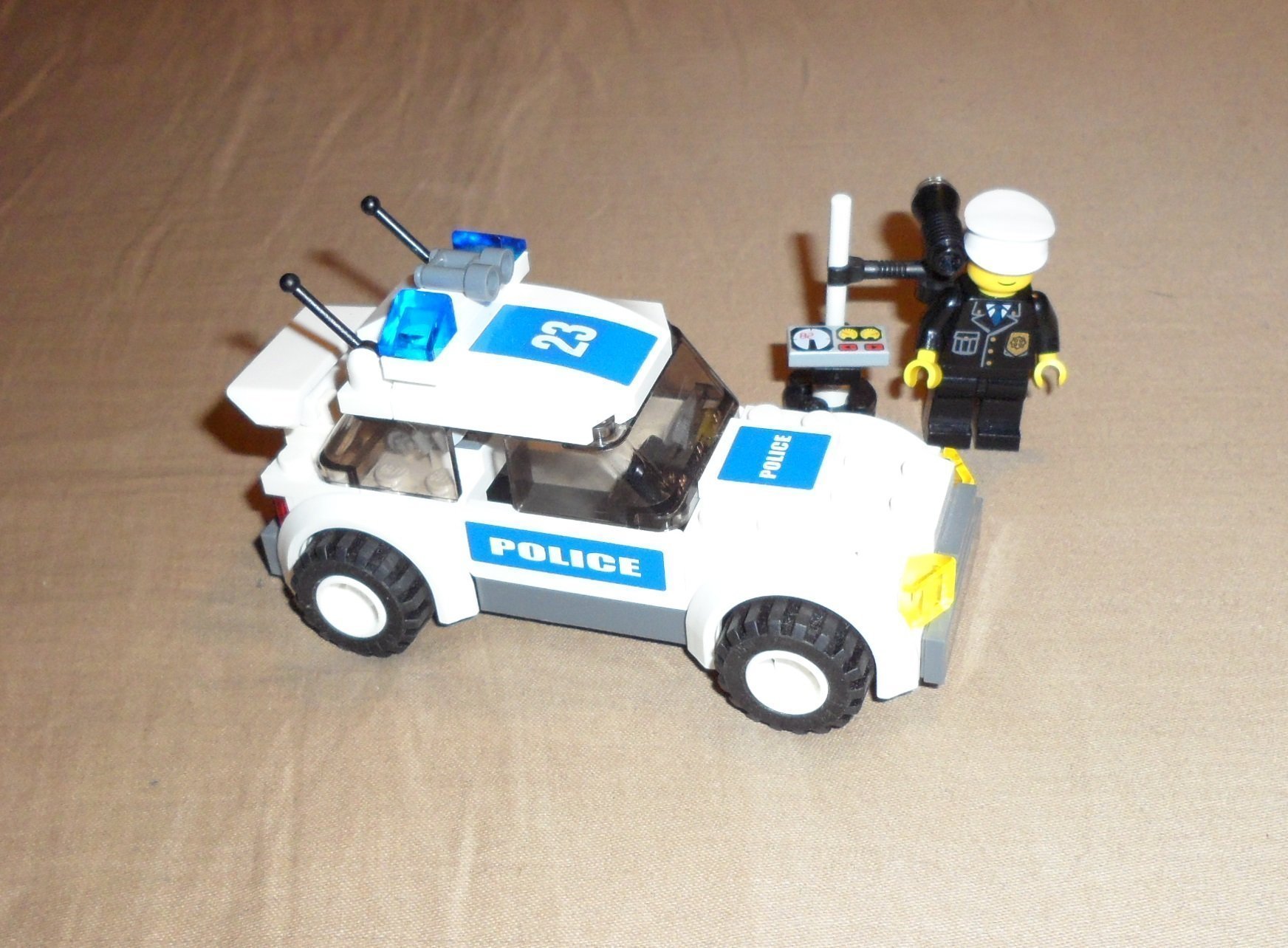 Se produkter som liknar LEGO : Polisbil / Fartkontrol.. på Tradera ...