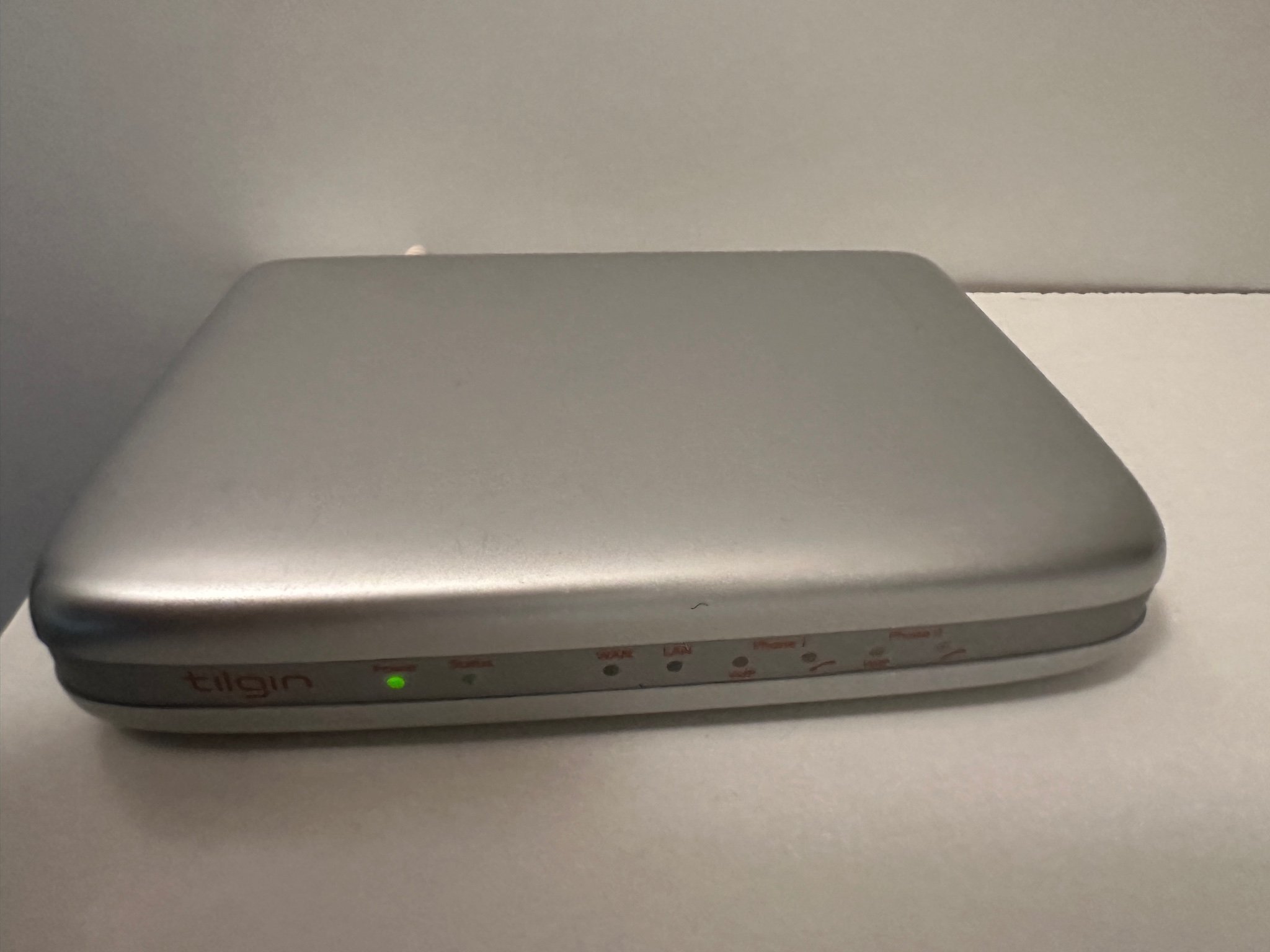 Se produkter som liknar Tilgin Vood 322 bredbandstele.. på Tradera ...