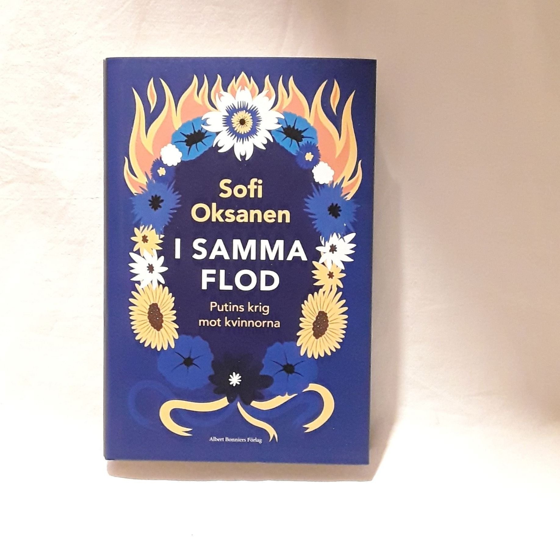 I Samma Flod - Sofi Oksanen Ny | Köp på Tradera (713211985)
