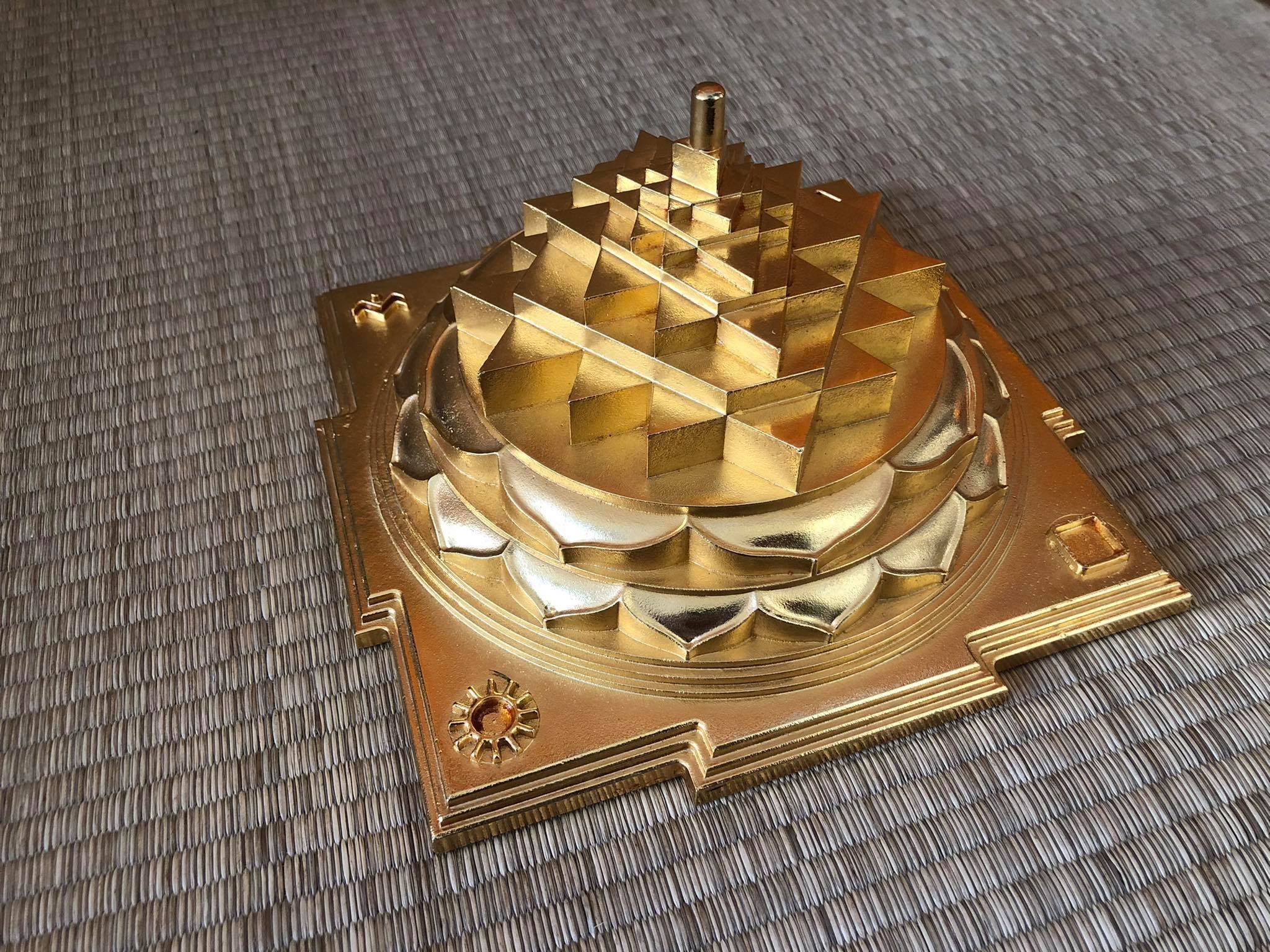 Shri Yantra Sri Yantra Panchadhatu 5 metaller 6.. | Köp på Tradera ...