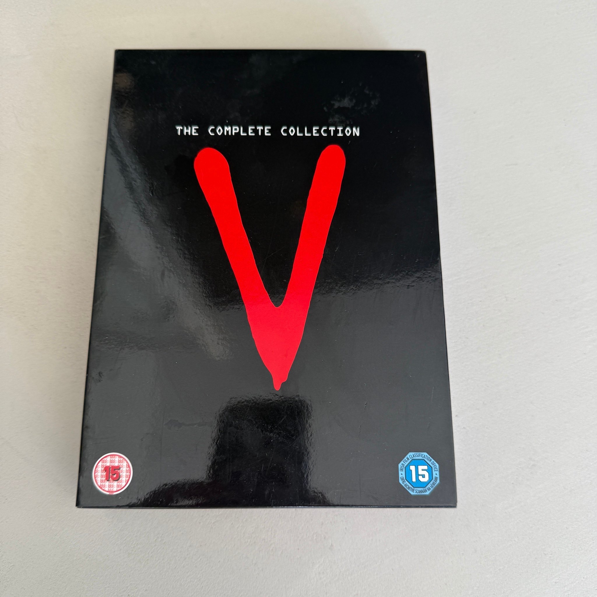 Se produkter som liknar V: The Complete Collection - .. på Tradera ...