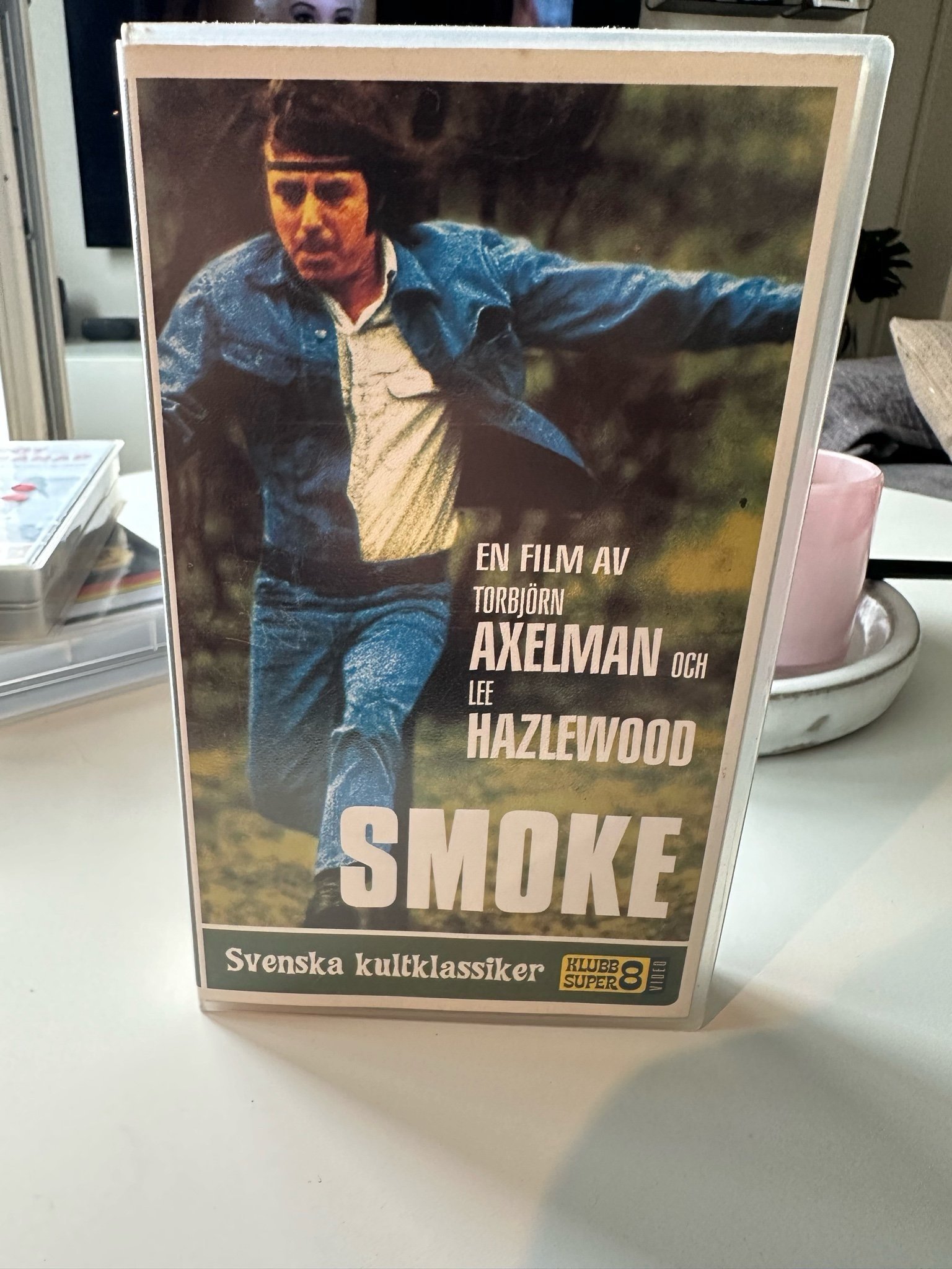 Se produkter som liknar Smoke - Svenska Kultklassiker.. på Tradera ...