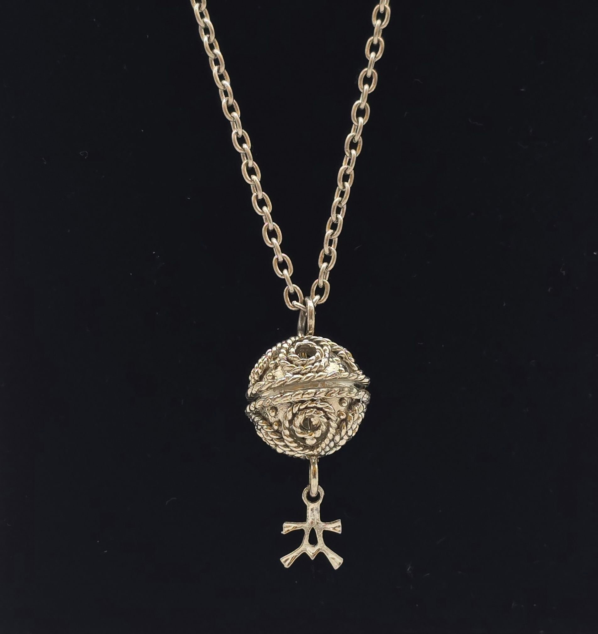 Se produkter som liknar Trollkula / Komsekula halsban.. på Tradera ...