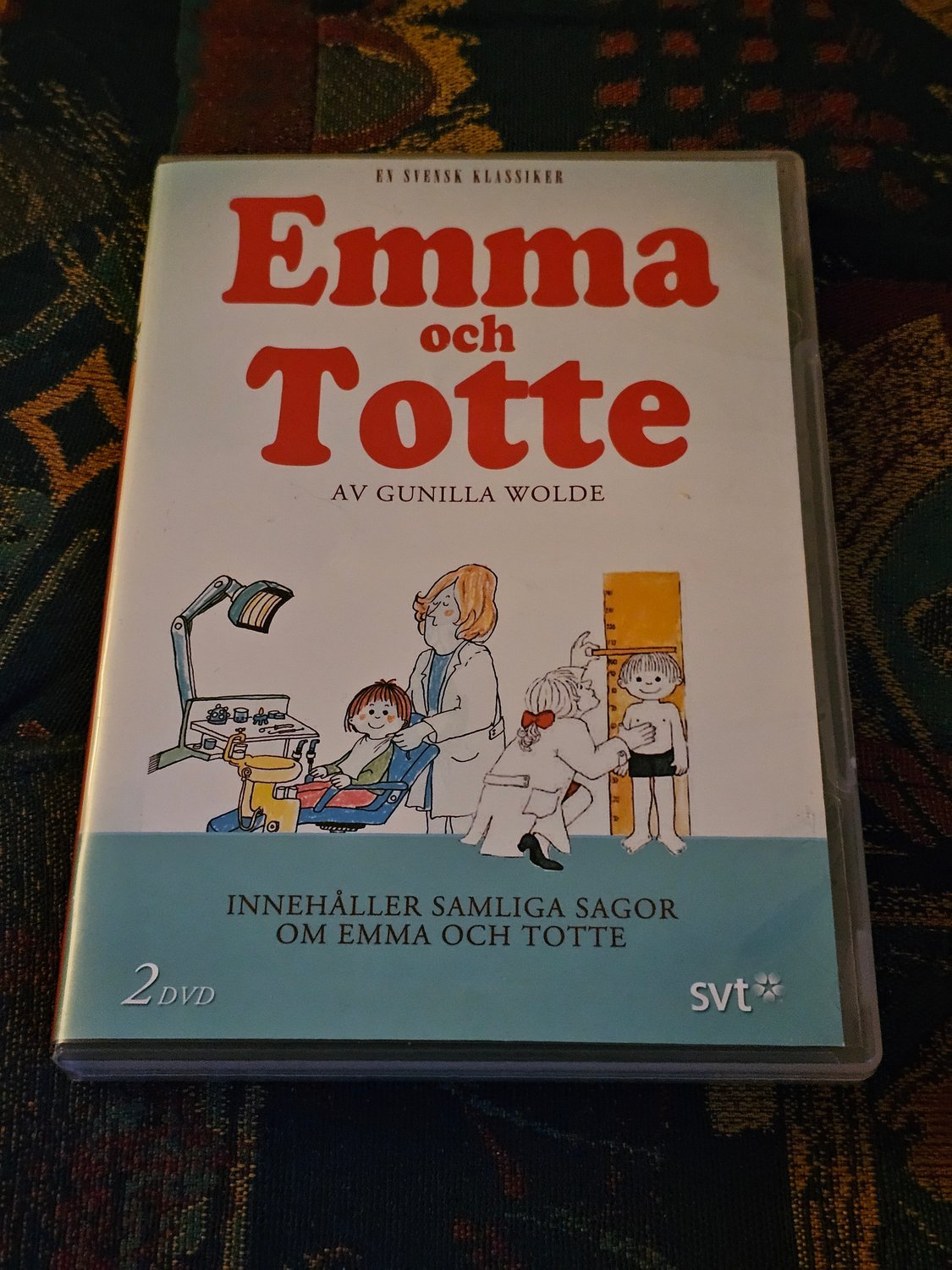 Se produkter som liknar Emma Och Totte -Innehåller Sa.. på Tradera ...