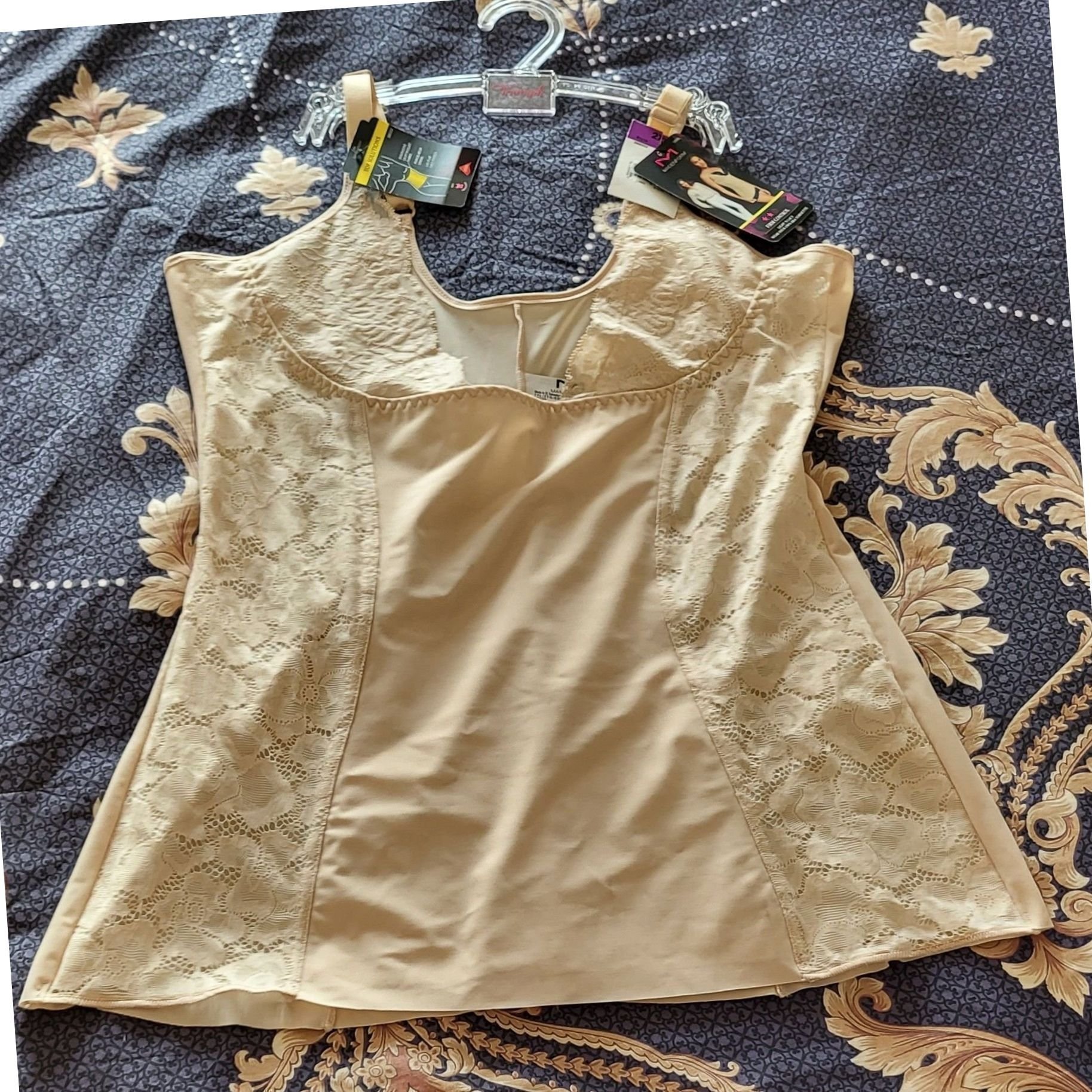 Maidenform firm control Open Bust Body Shaper. .. | Köp på Tradera ...