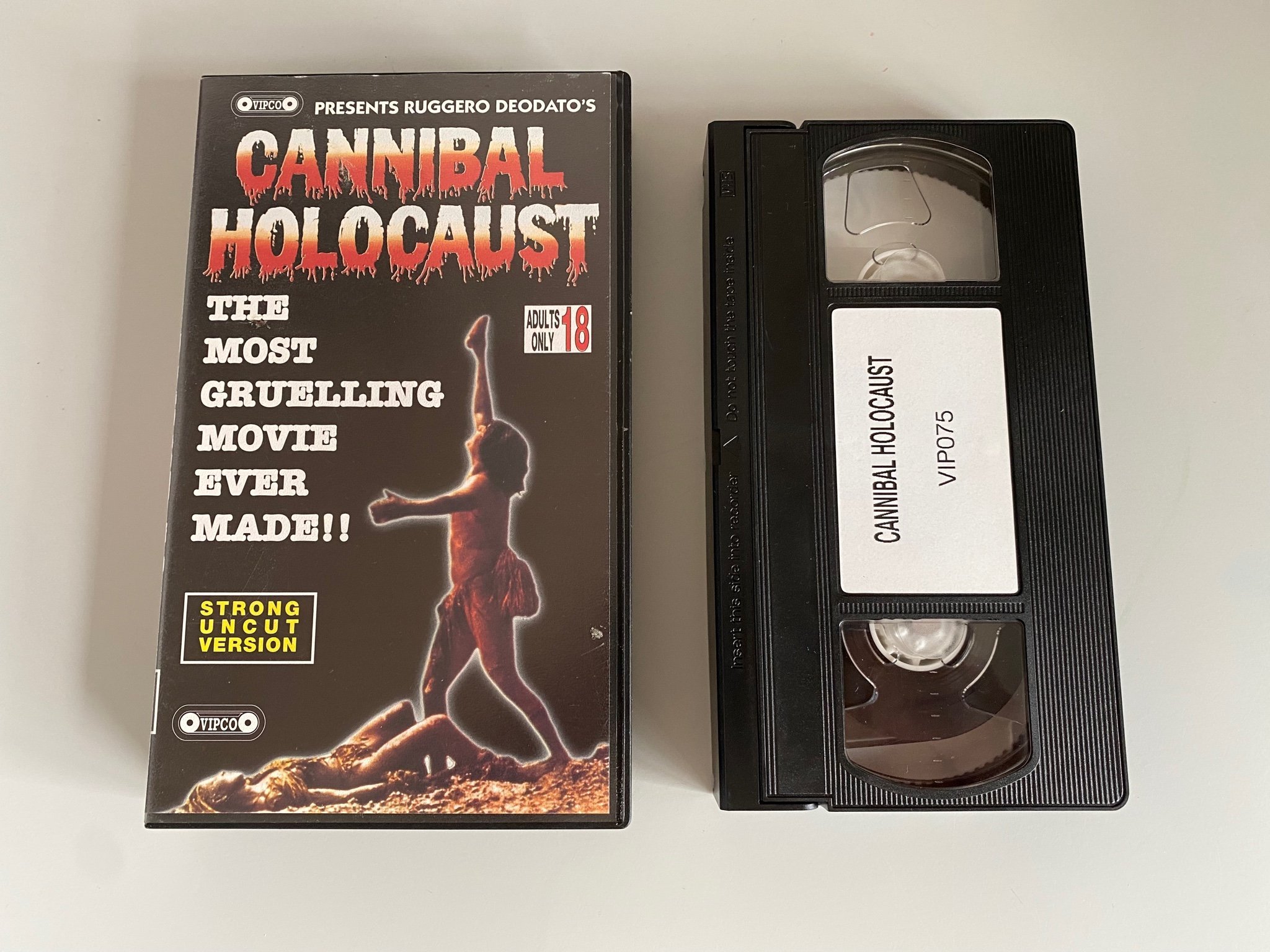Cannibal Holocaust VHS | Köp på Tradera (609709520)
