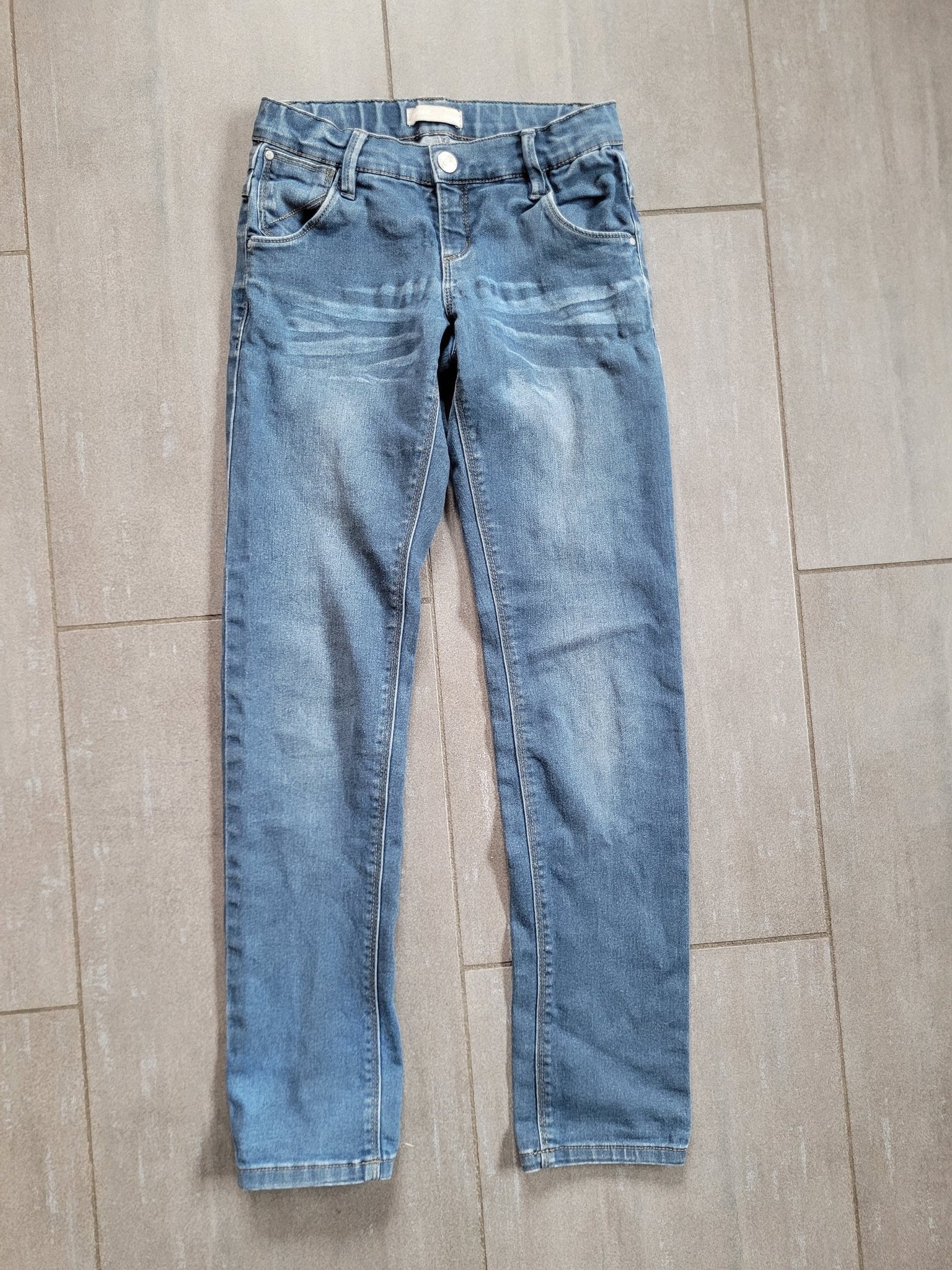Se produkter som liknar Fina jeans stl. 146 Name it på Tradera (693483798)