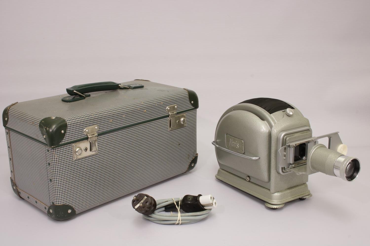 Noris Slide Projector | Köp från UniqueVintage på Tradera (473563731)