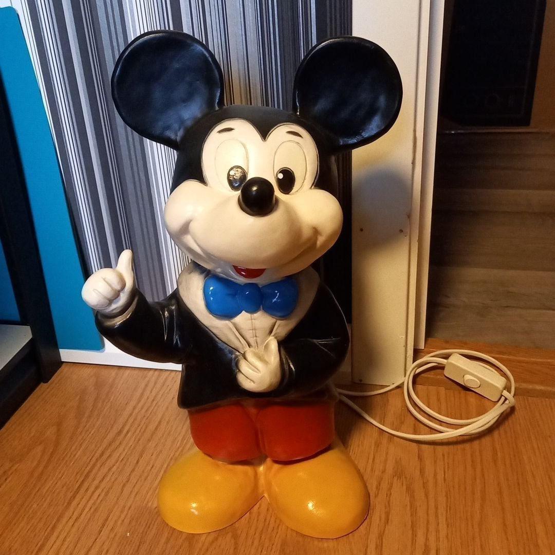 Se produkter som liknar Vintage Lampa Musse Pigg Heic.. på Tradera ...