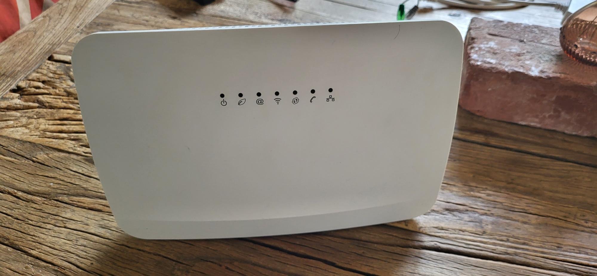 Se produkter som liknar Router Sagemcom i fint skick!!! på Tradera ...