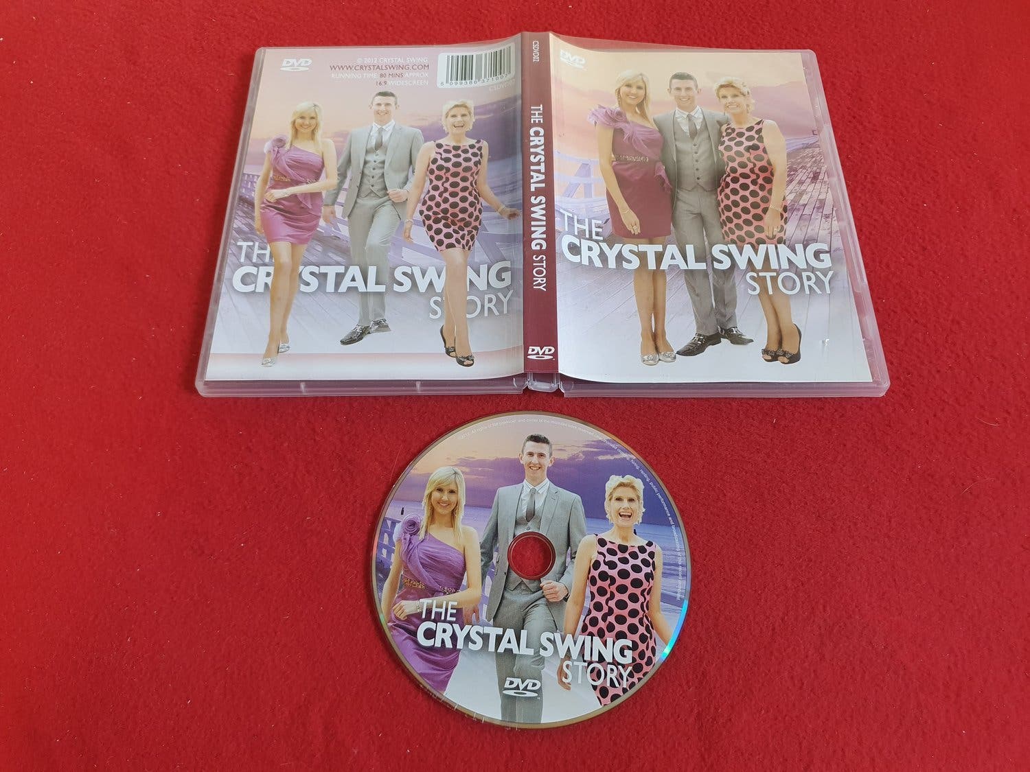 Se produkter som liknar THE CRYSTAL SWING STORY till .. på Tradera ...