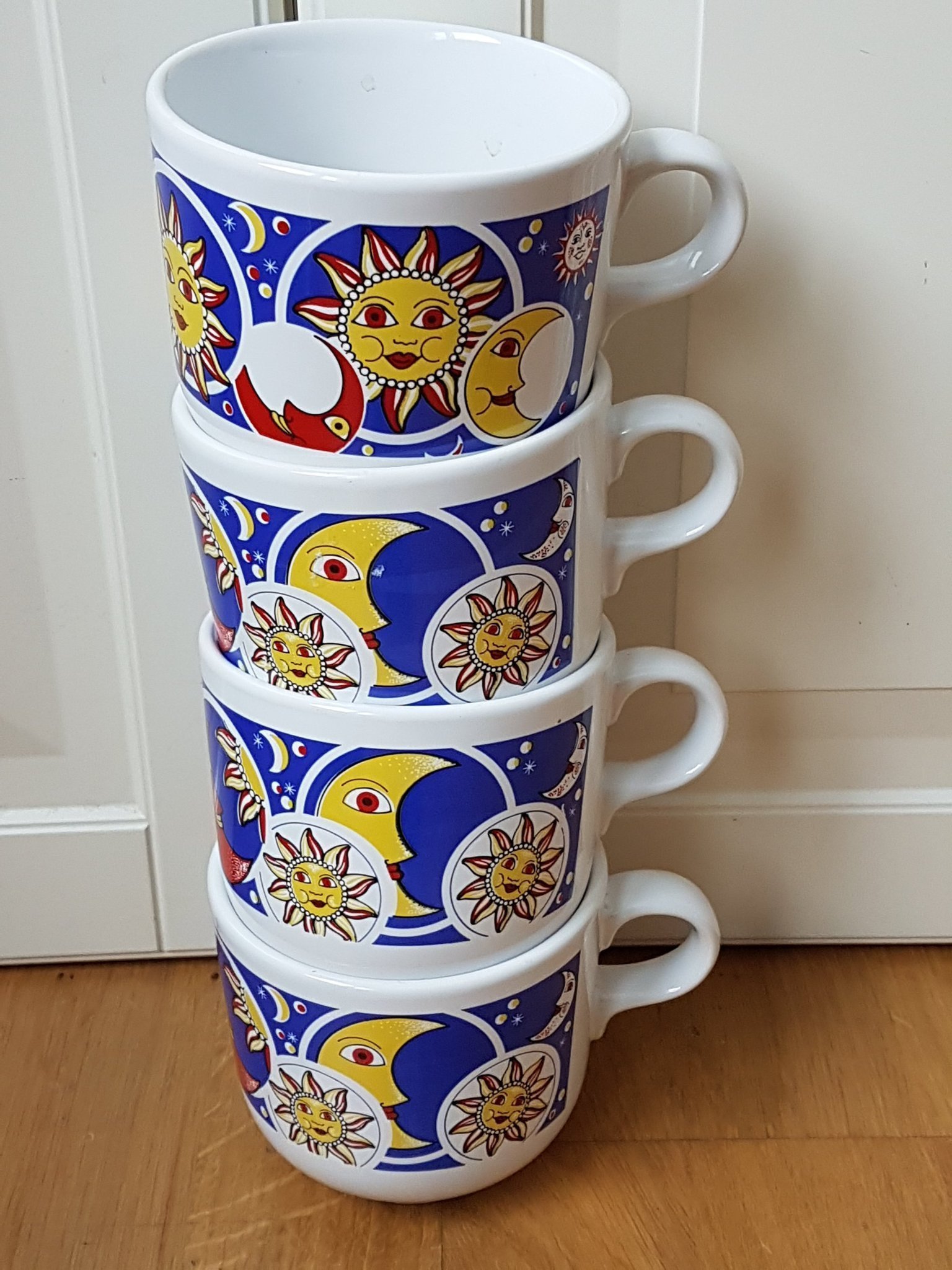 Retro fyra stycken stora tekoppar, muggar från .. | Köp på Tradera ...