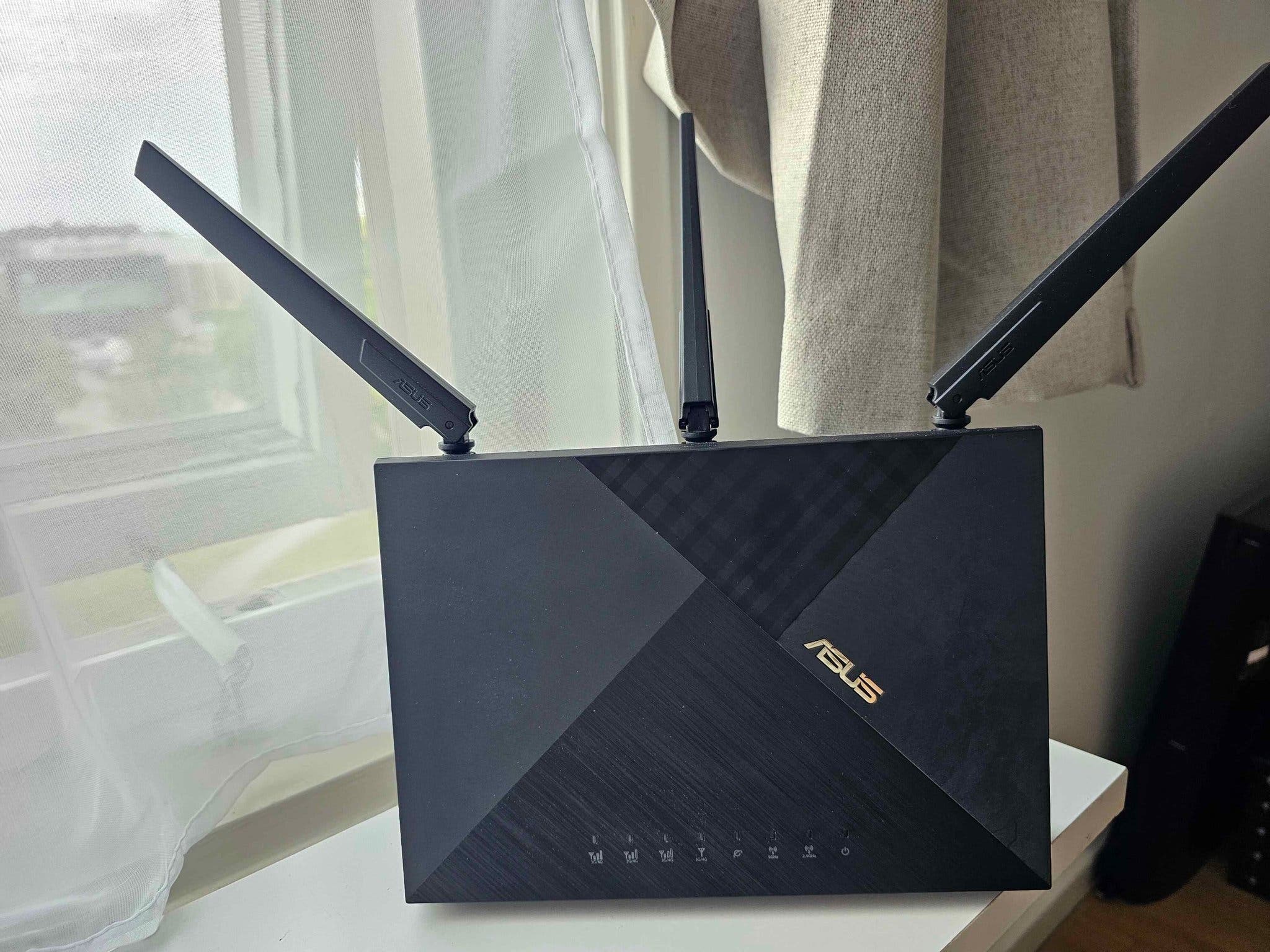 Se produkter som liknar ASUS 4G-AX56 4G LTE Router, W.. på Tradera ...