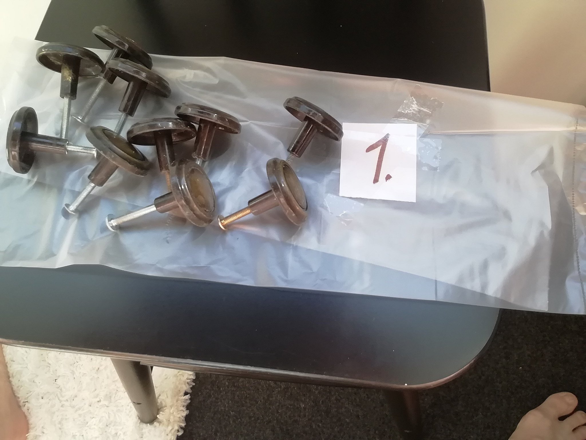 10 st "gamla" Knoppar till möbler/kök mm - meta.. | Köp på Tradera ...