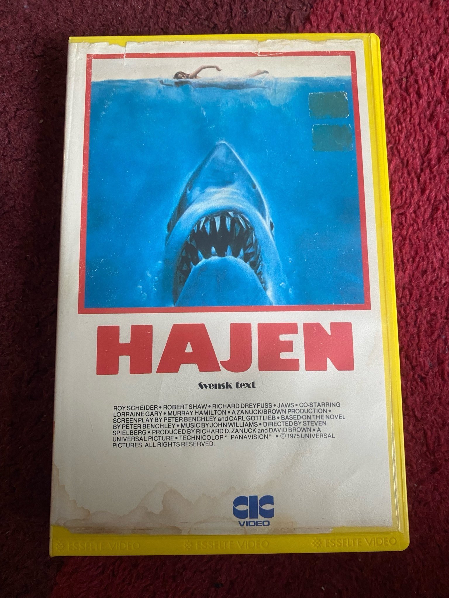 Se produkter som liknar Hajen hyr VHS ex-rental på Tradera (638481145)