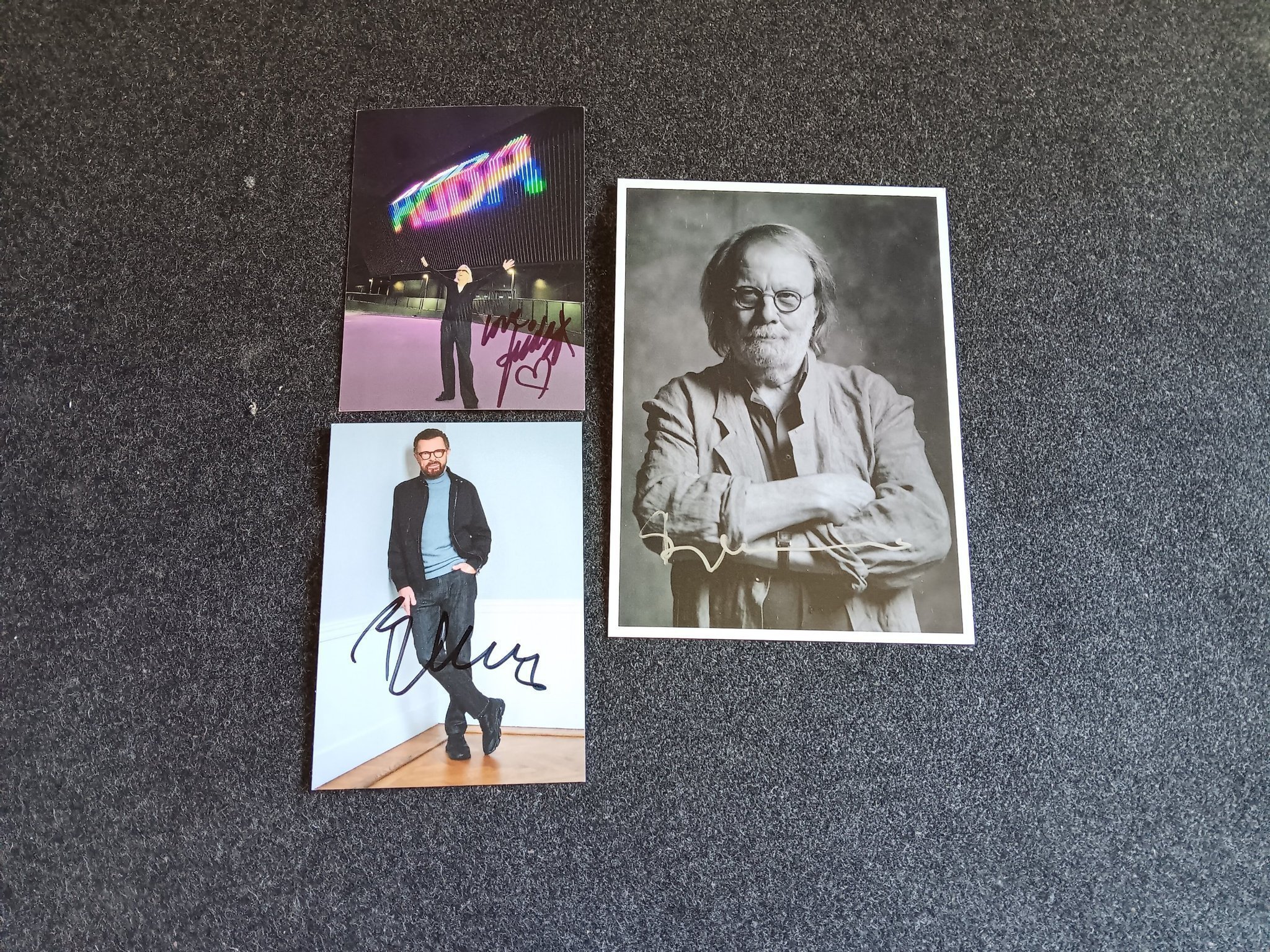Se produkter som liknar 3 x Abba autografer autographs på Tradera ...