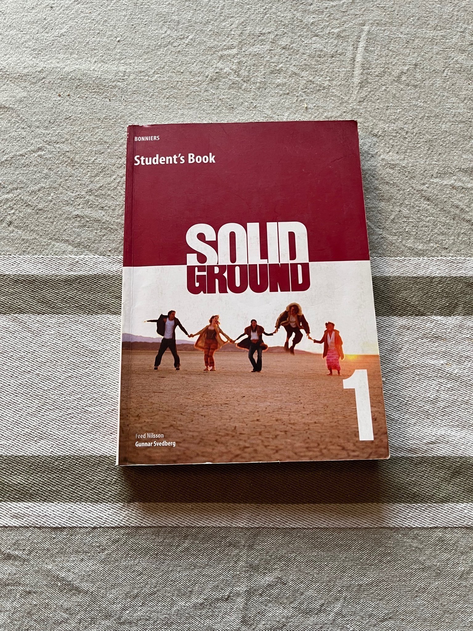 Solid Ground 1, engelska textbok för gymnasiet,.. | Köp på Tradera ...