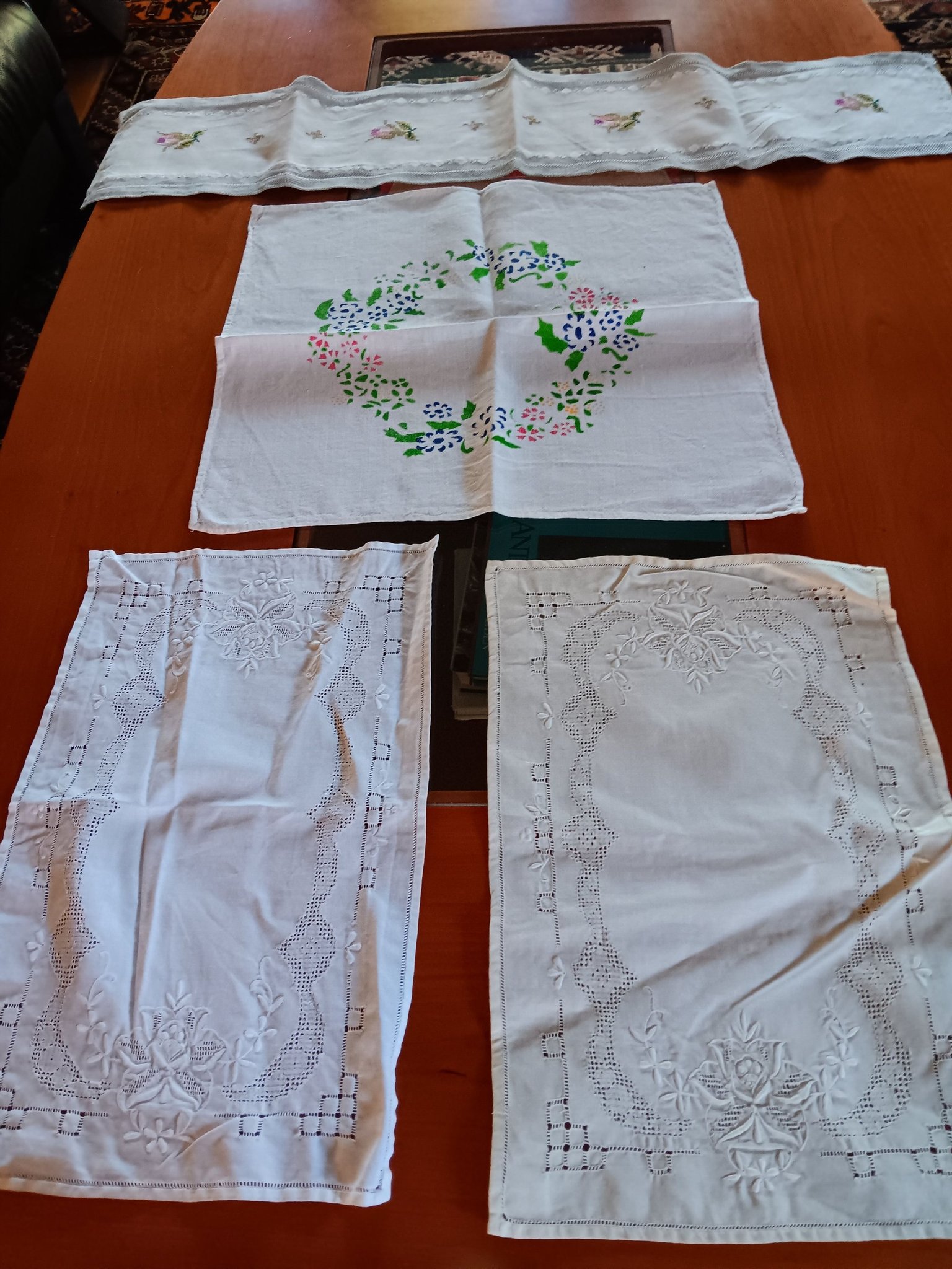 Vintage Broderade Dukar | Köp på Tradera (702403288)