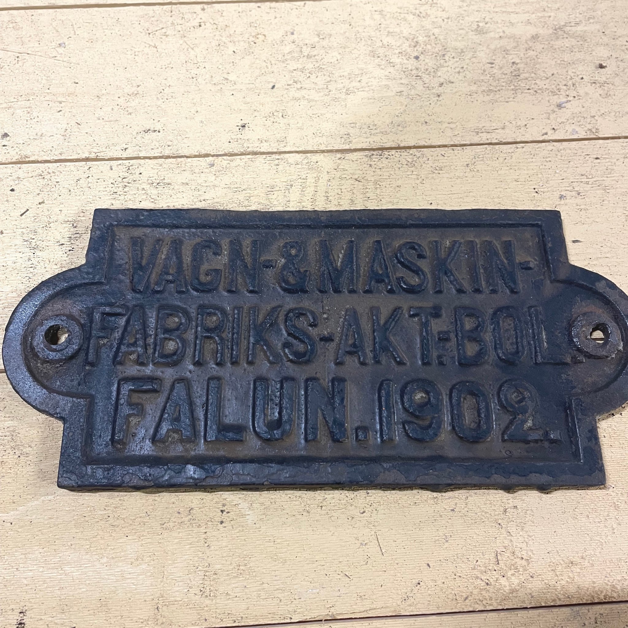 Se produkter som liknar Gammal skylt från Vagn & Mask.. på Tradera ...
