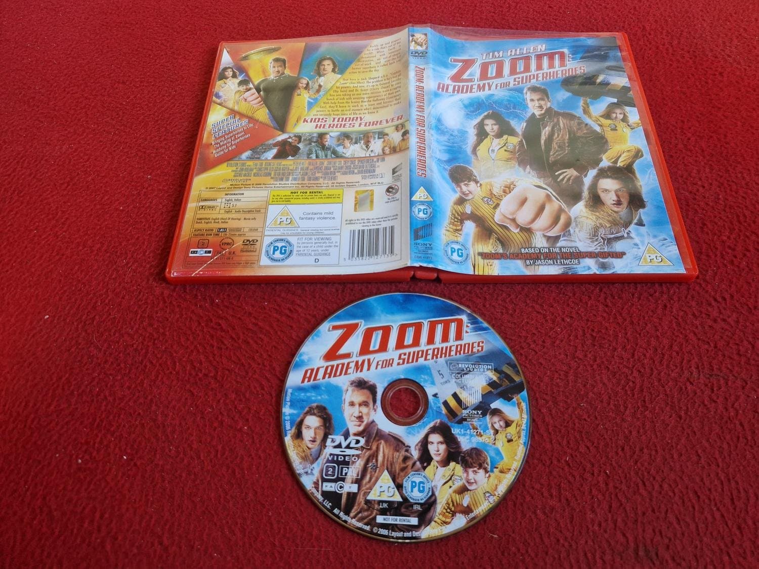 ZOOM ACADEMY FOR SUPERHEROES DVD | Köp från game-world på Tradera ...